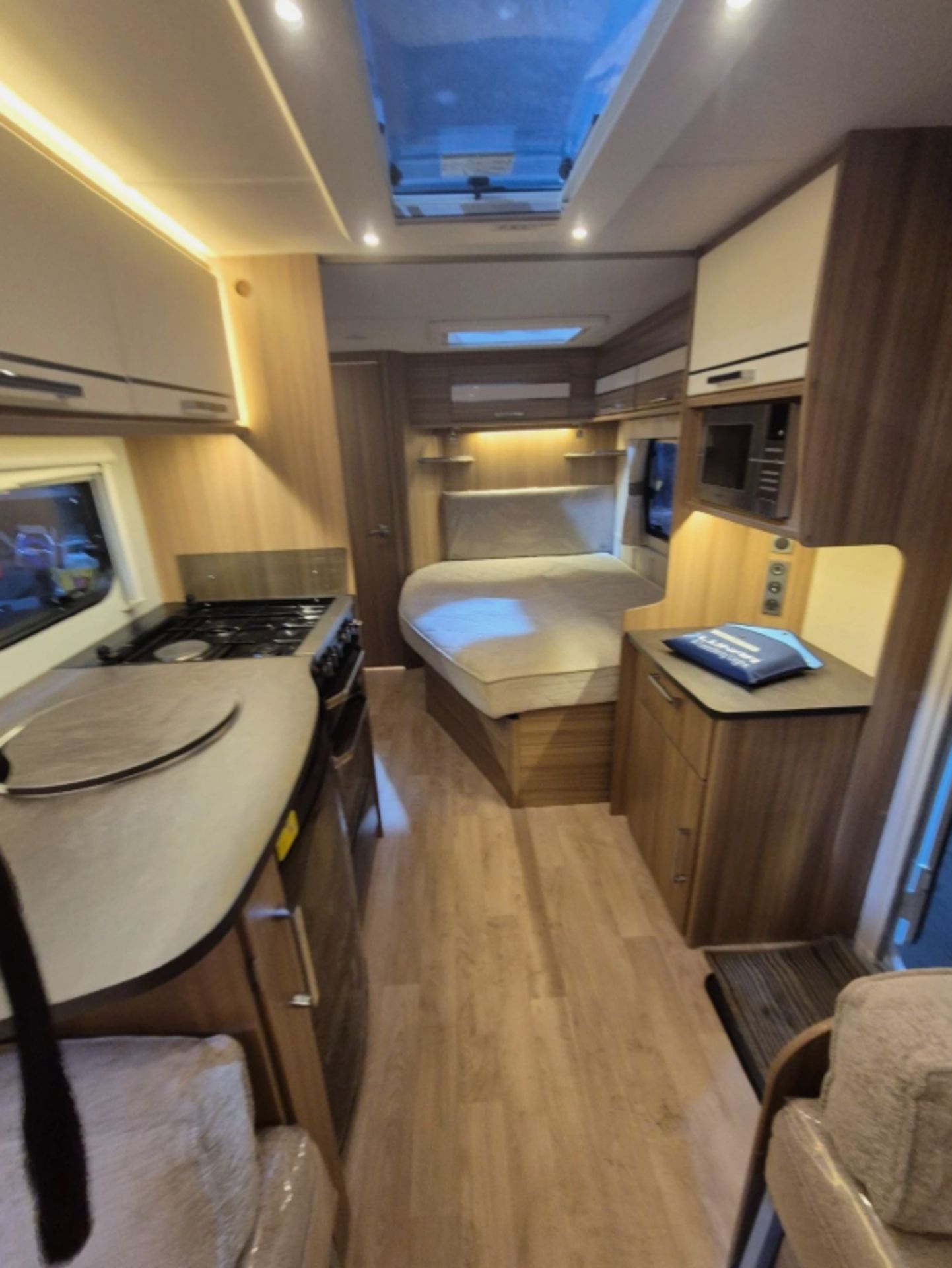 2019 Lunar Solaris 544 – 4 Berth Touring Caravan Caravan Details: Make ...