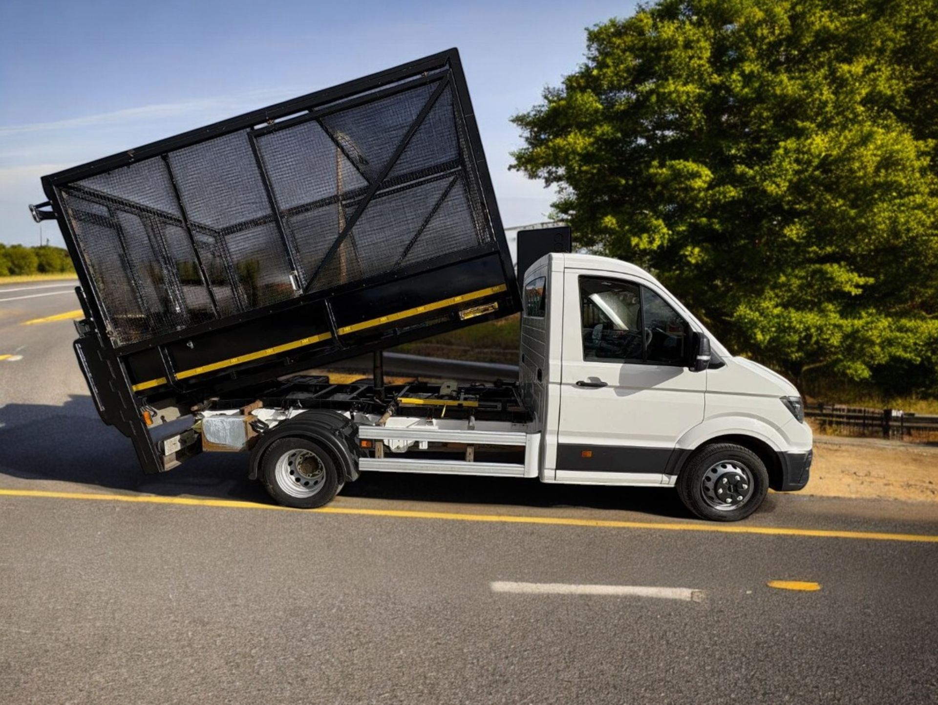 2019 MAN TGE 5.180 Auto 5 Ton Twin Wheel Cage Tipper with Tail Lift ...