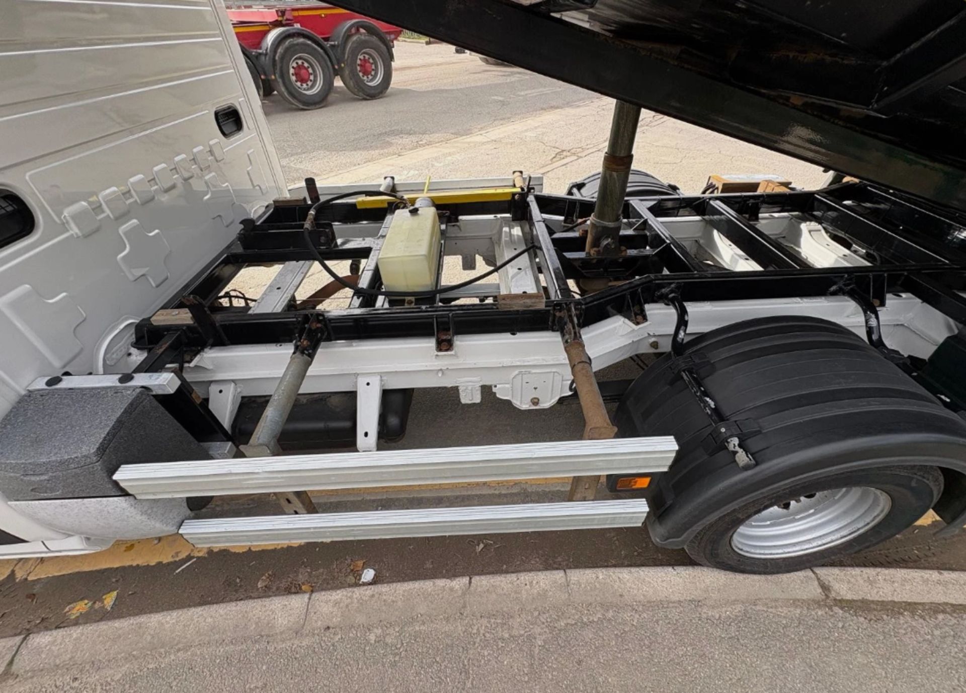 2019 MAN TGE 5.180 Auto 5 Ton Twin Wheel Cage Tipper with Tail Lift ...