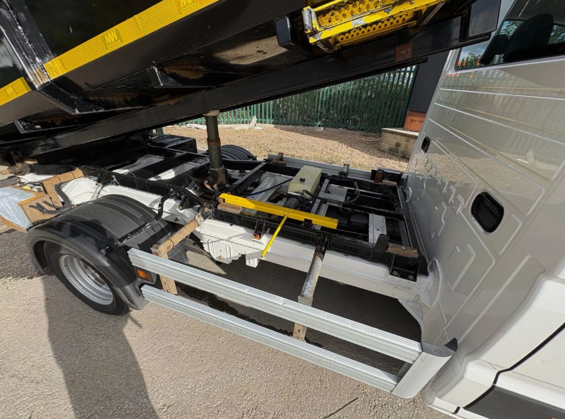2019 MAN TGE 5.180 Auto 5 Ton Twin Wheel Cage Tipper with Tail Lift ...