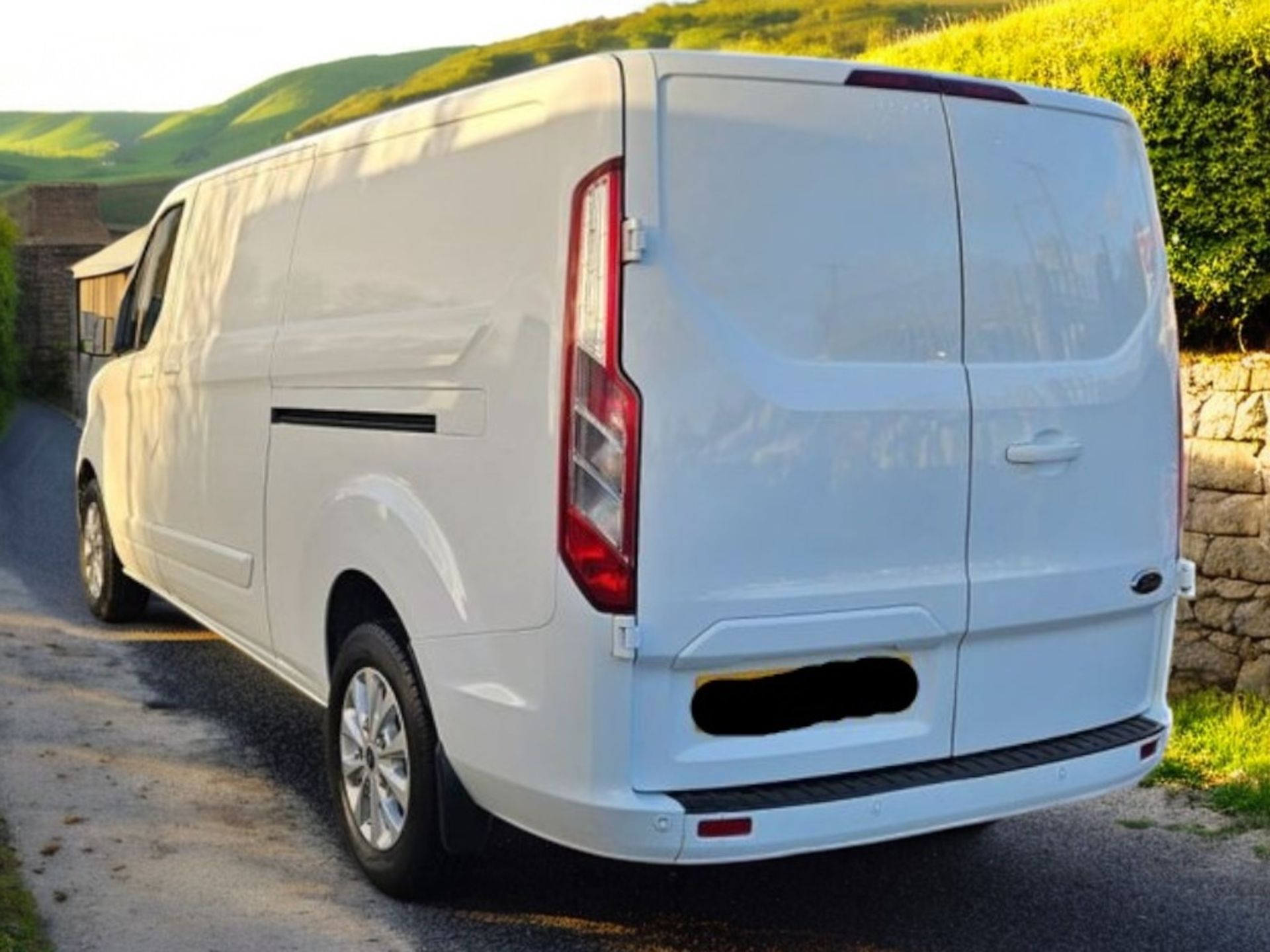 2020 Ford Transit Custom 300 LimitedAs of report date {10/12/2025} HPI ...