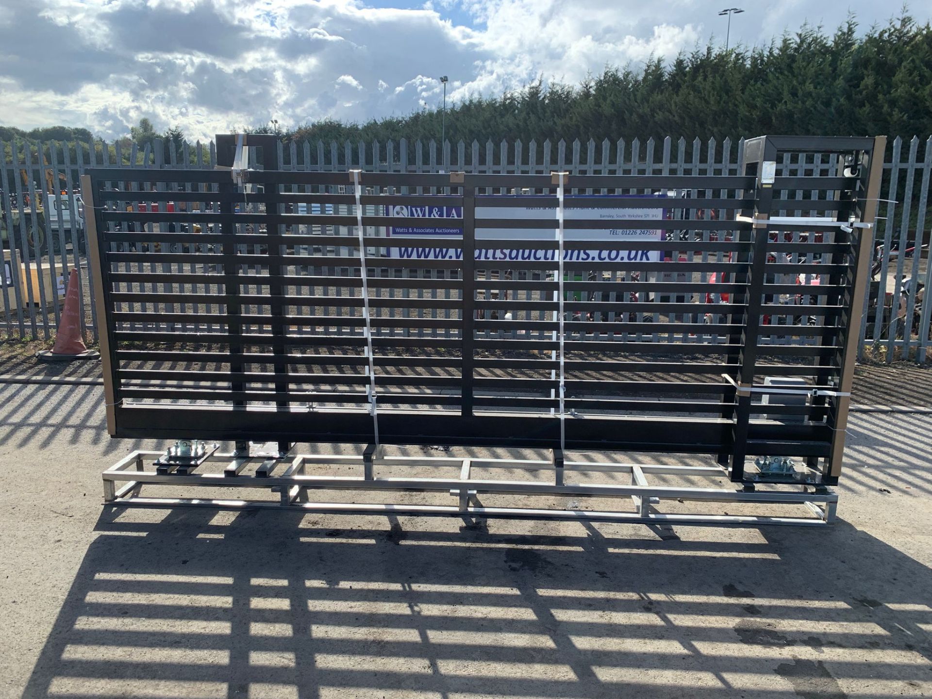 Unused 13ft Cantilever Gates with Electric Motor & RemotesCondition ...
