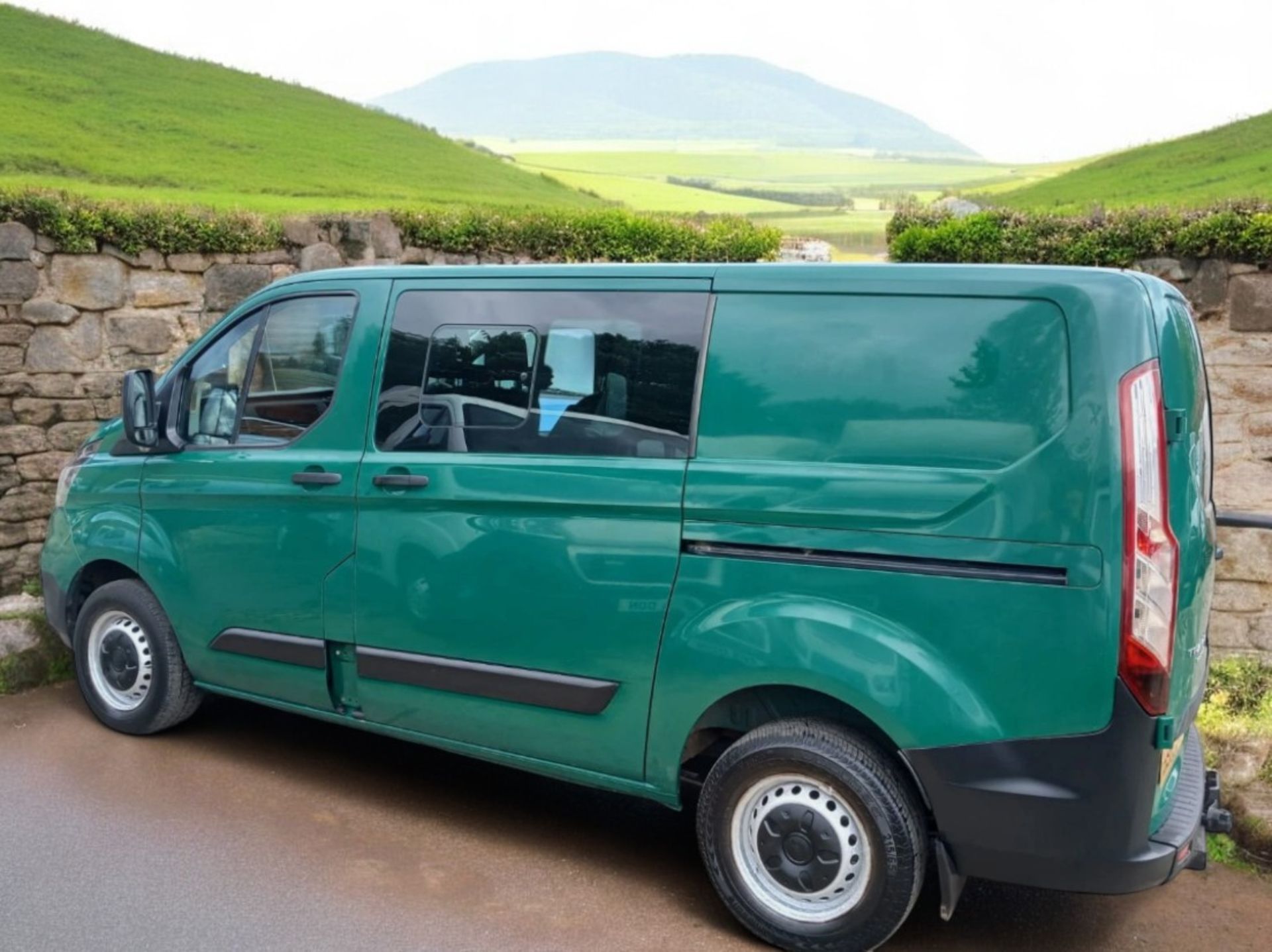 2019 Ford Transit Custom 300 Base 6-Seater Crew Cab VanAs of report ...