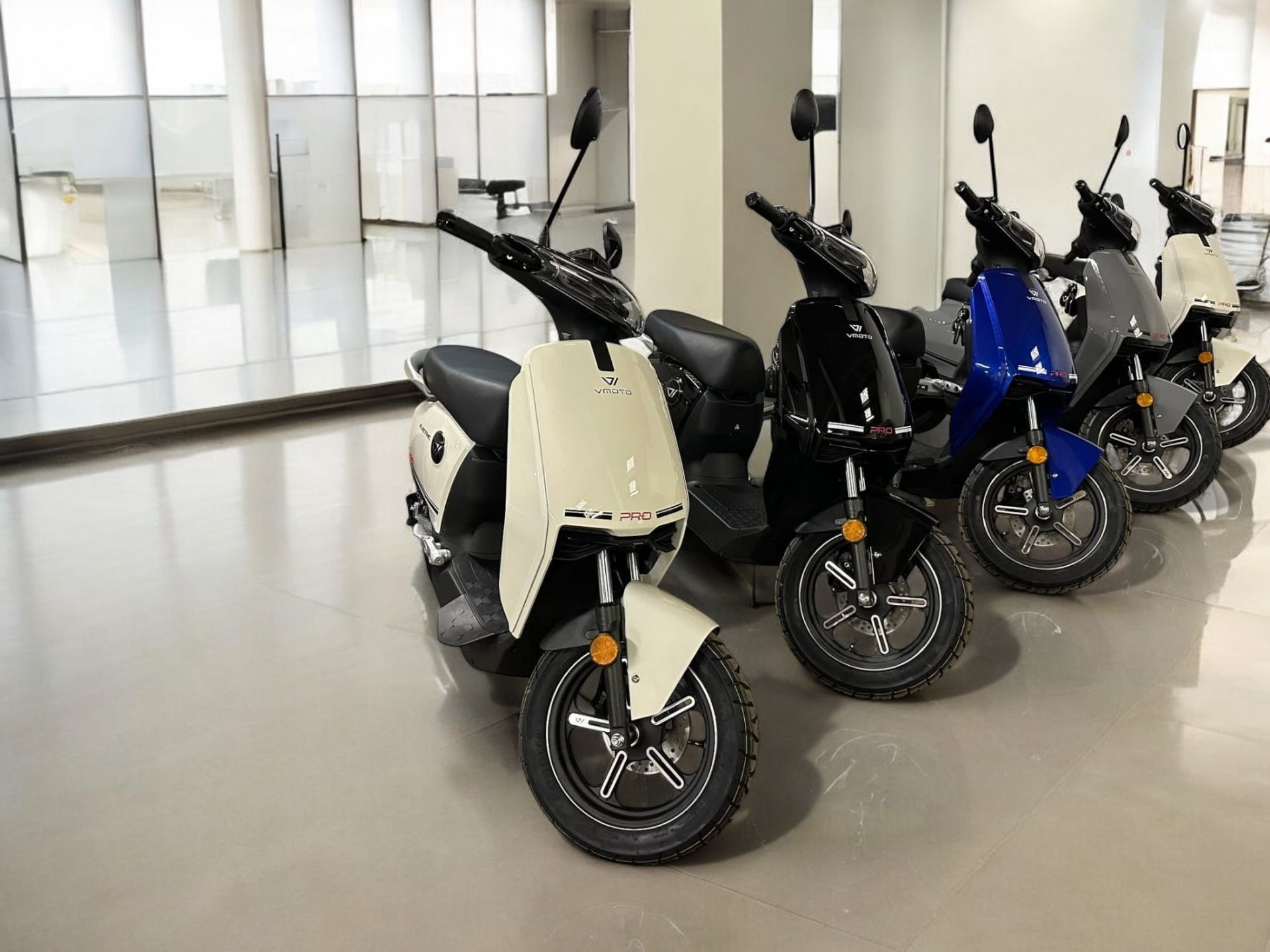 Grey BRAND NEW 2025 ROAD LEGAL VMOTO CUX PRO ELECTRIC MOPED (50CC ...