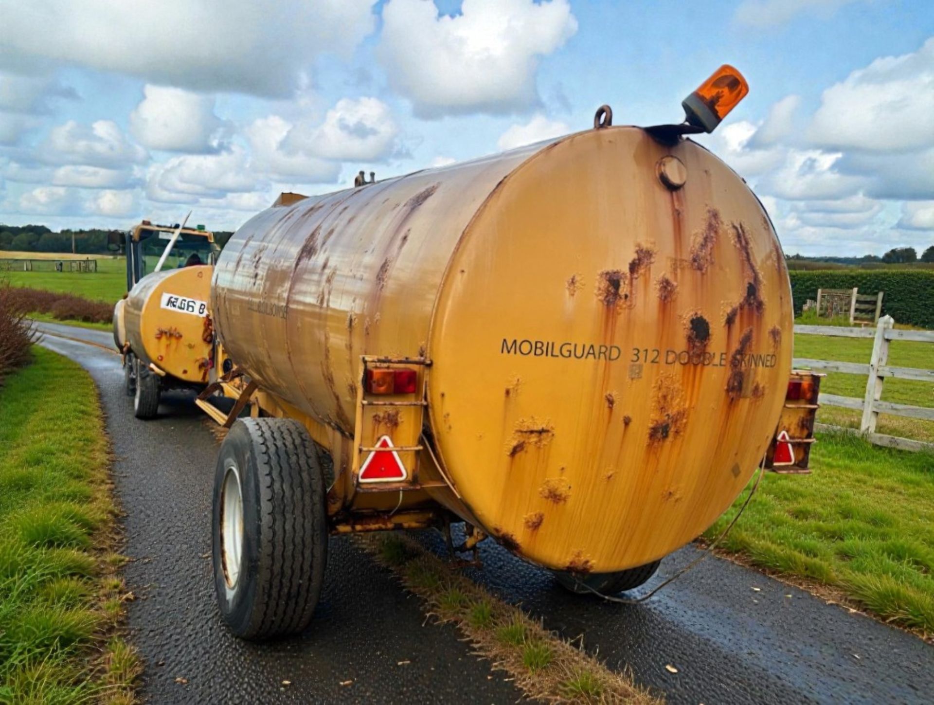 Towable Bunded Fuel Bowser / Tanker – Diesel Oil Bund Item DetailsType ...