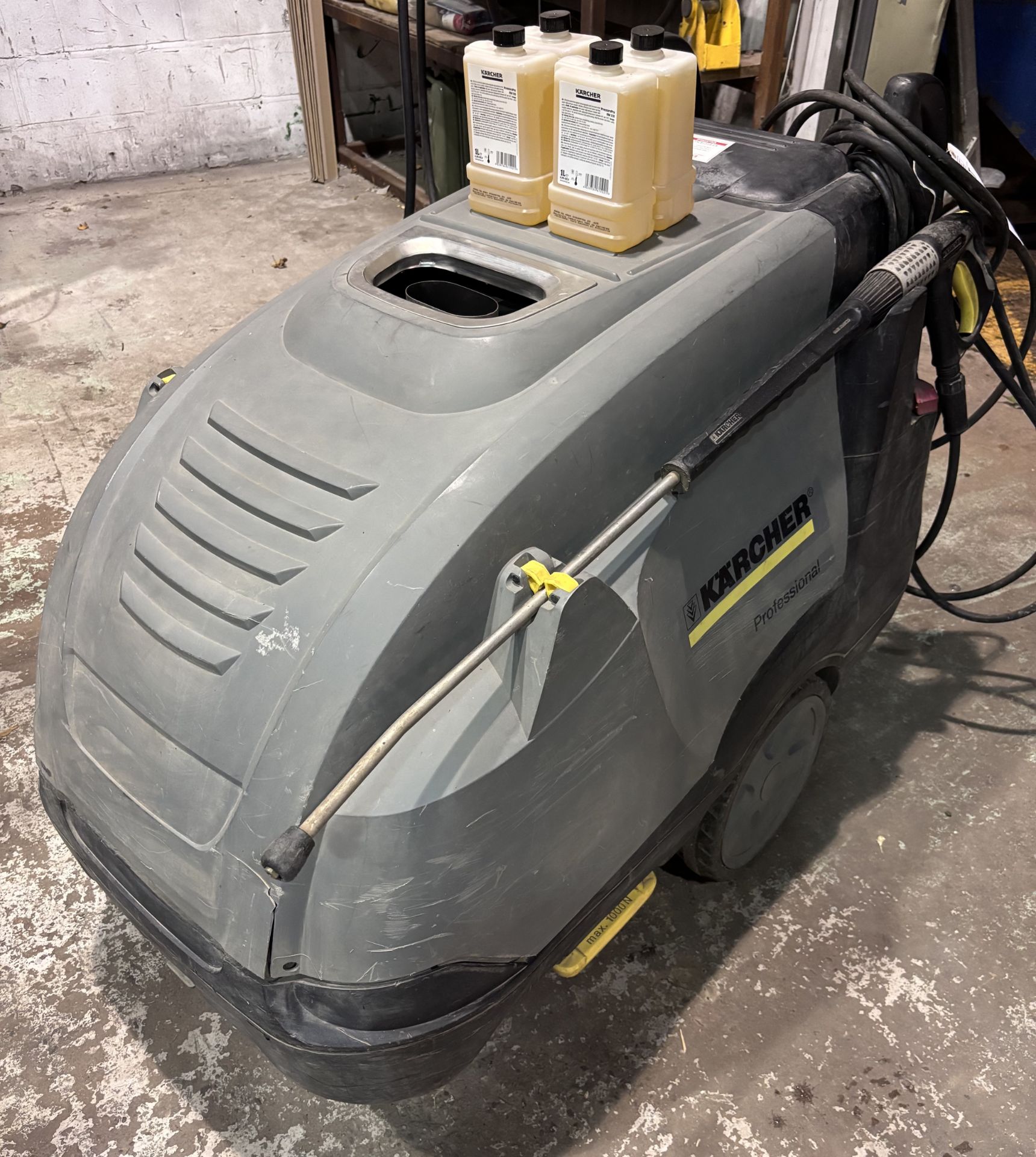 Karcher HDS 7/10-4 M hot water steam pressure washer Features LED ...