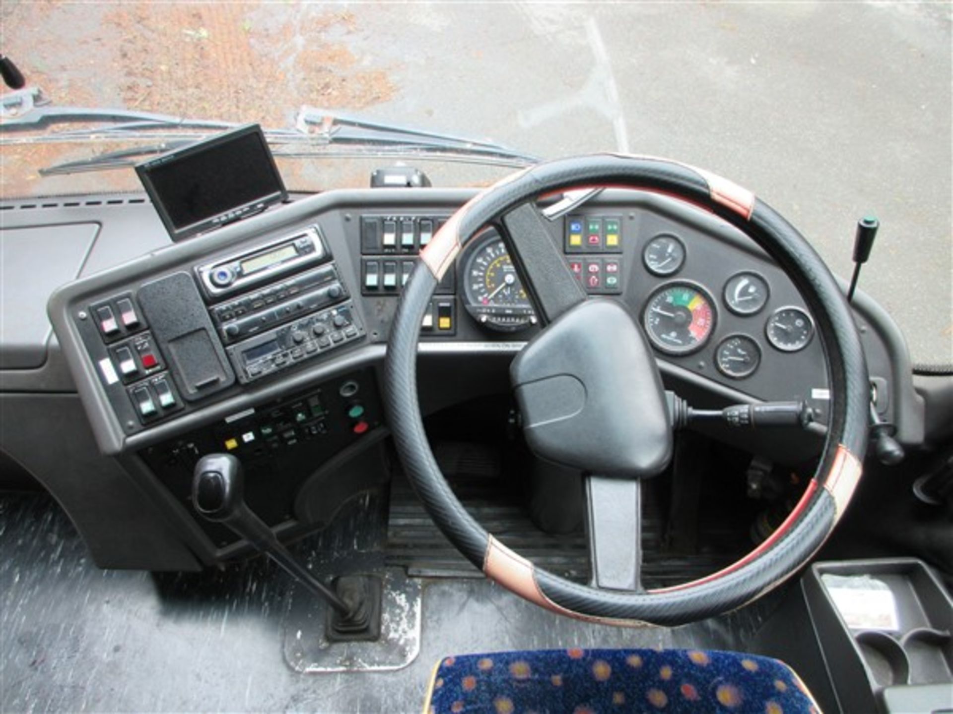 VDL Bova Futura 57 seater auto coach Reg no YFZ 484 (1999) MOT: due ...