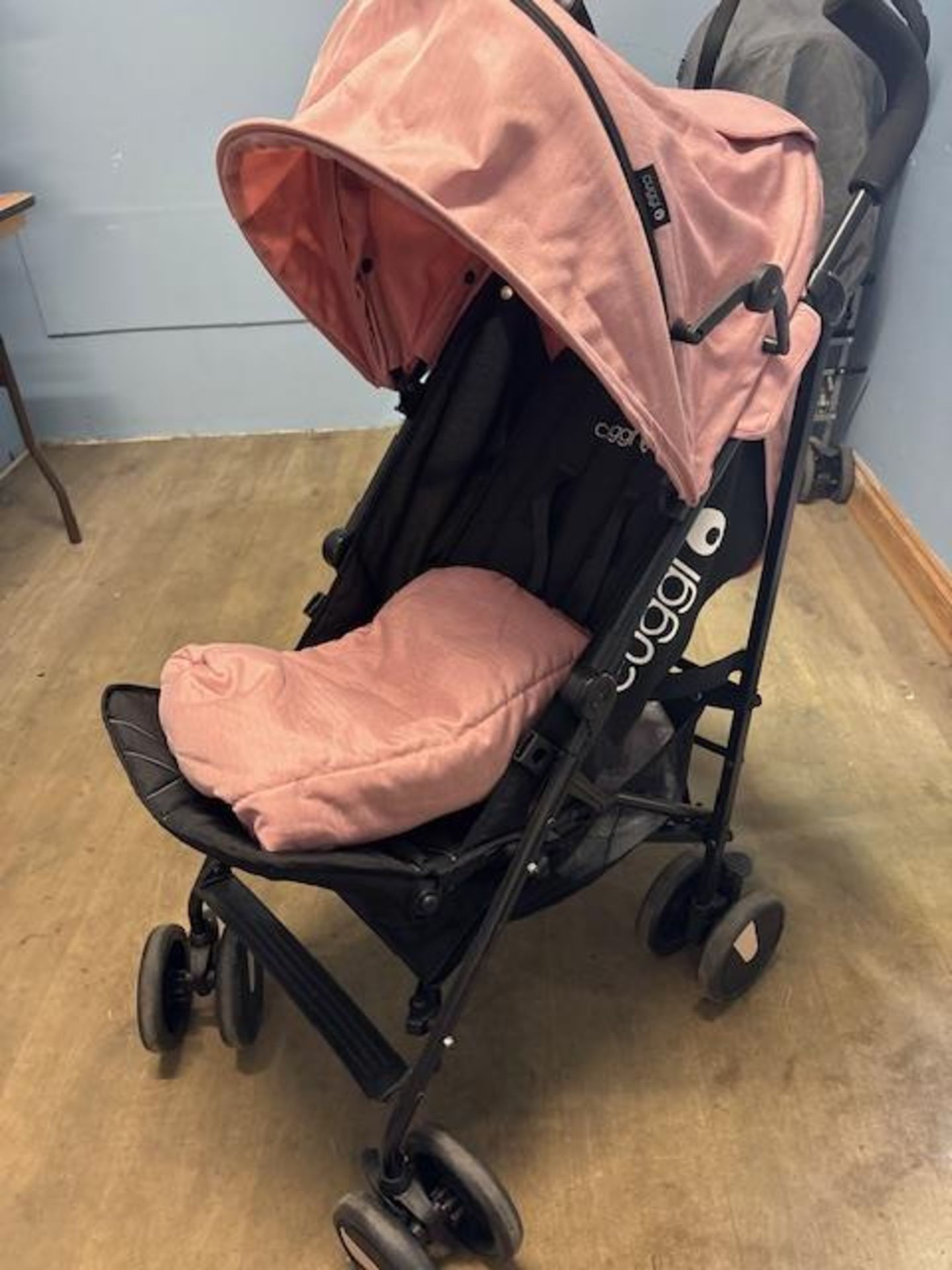 Cuggl rowan pushchair with rain cover etc, Please note this lot is ...