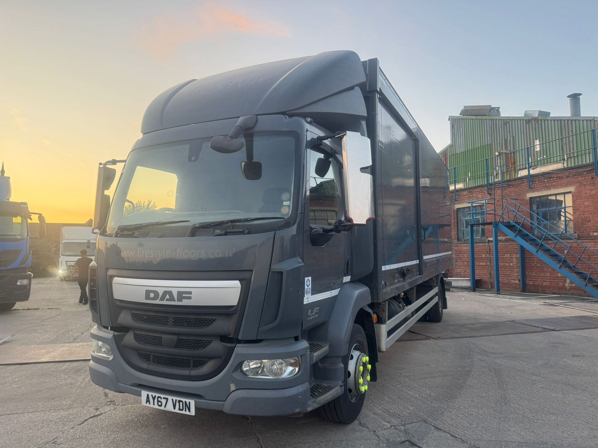 DAF LF Box lorry with additional side door, 4500CC, 16,000kg ...