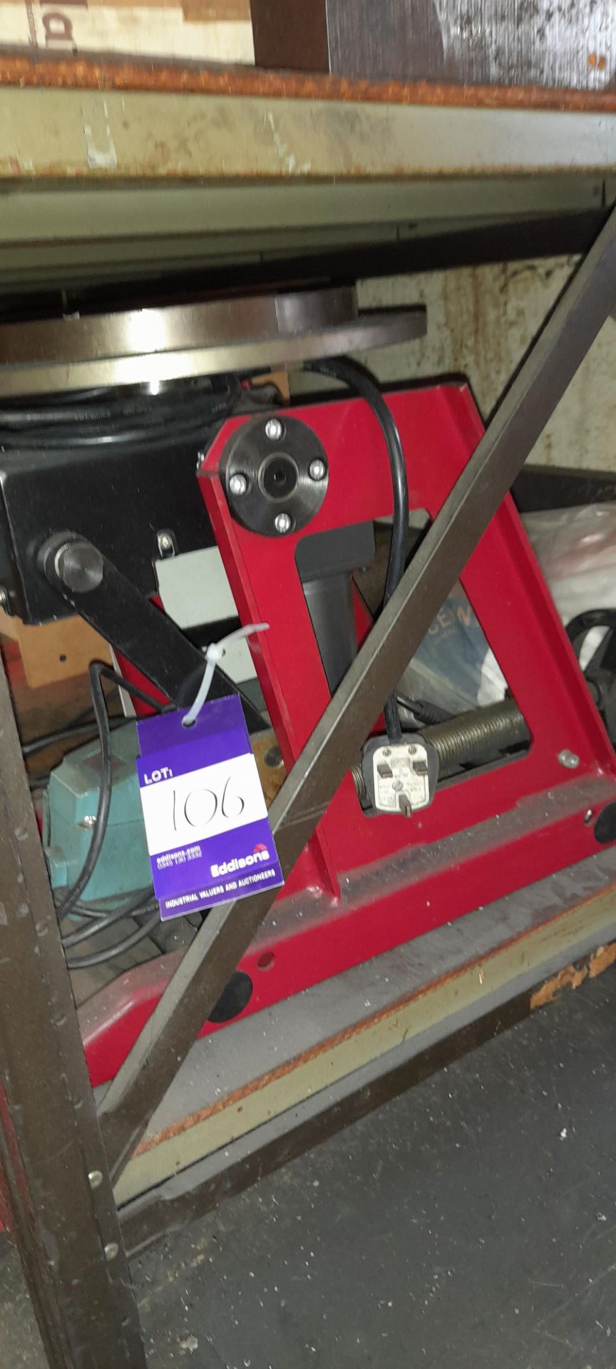 Bench top welding turntable positioner, foot control