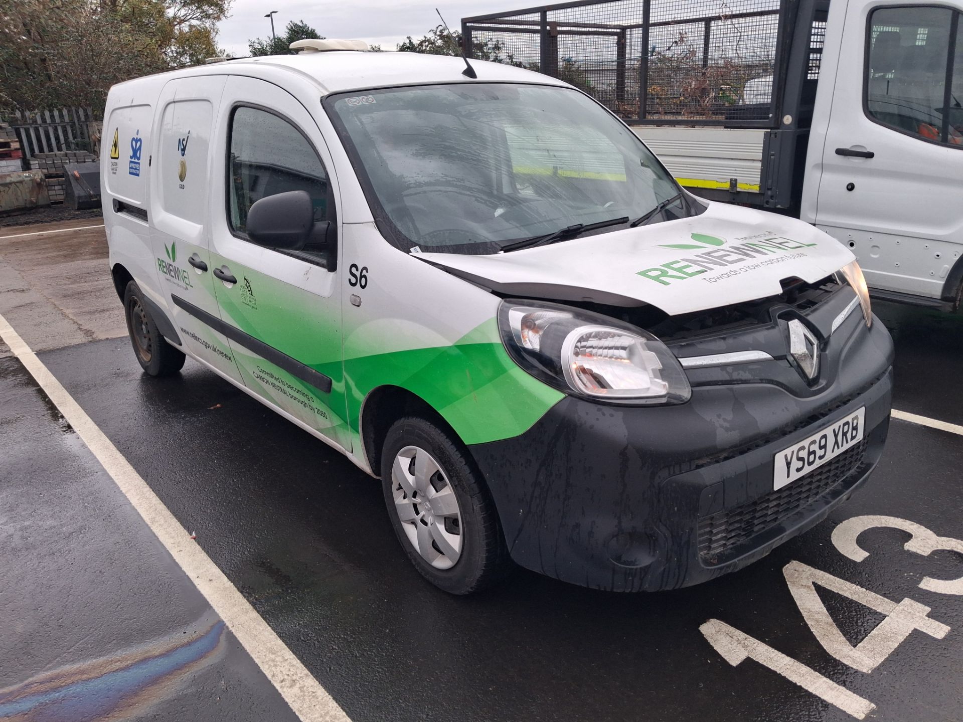 RENAULT Kangoo Business Maxi ZE33 LL21 Electric Panel Van. Registration ...