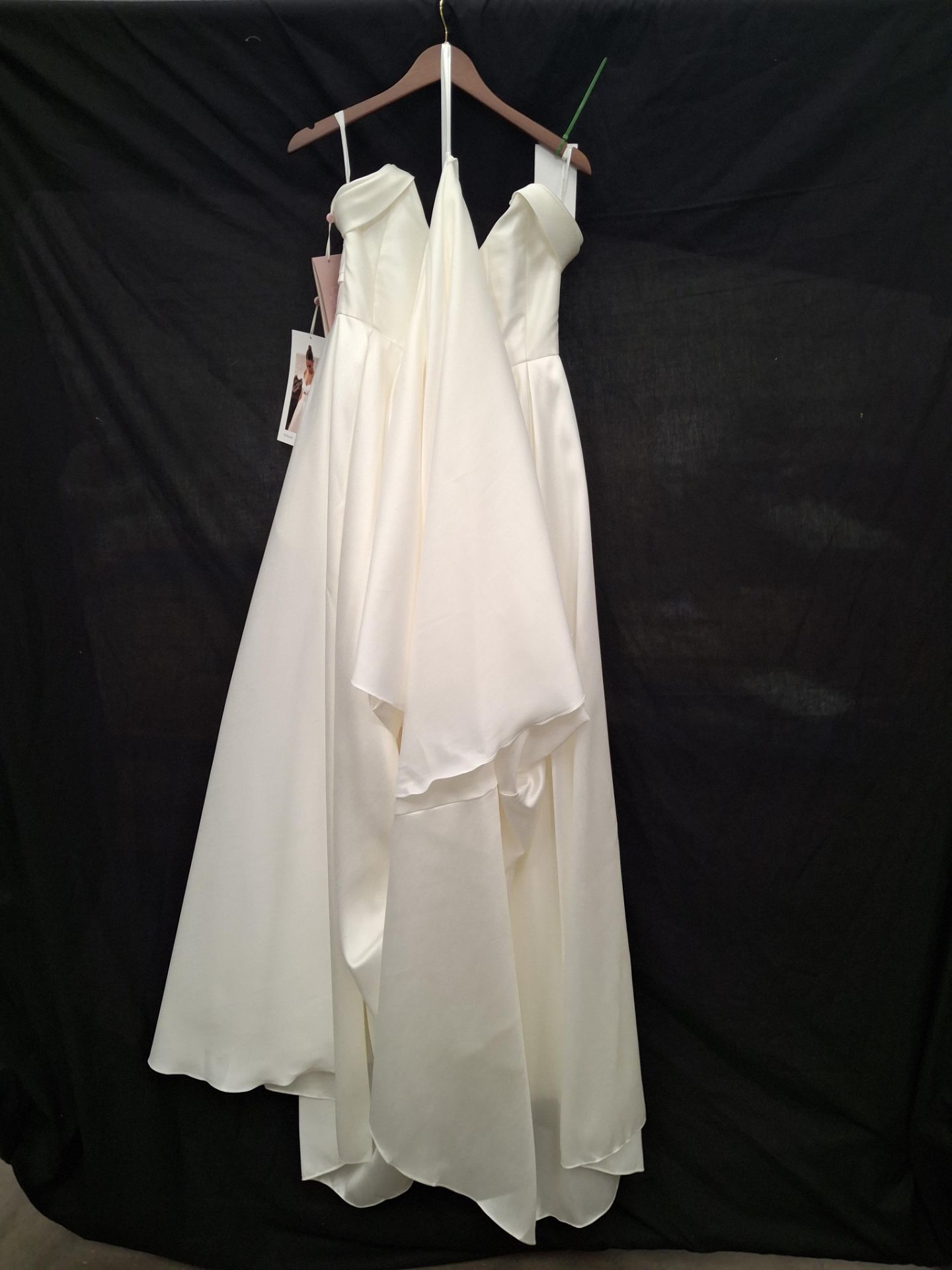 Dama mellisandre Wedding Dress, Size 42, Colour Original (Advised new ...