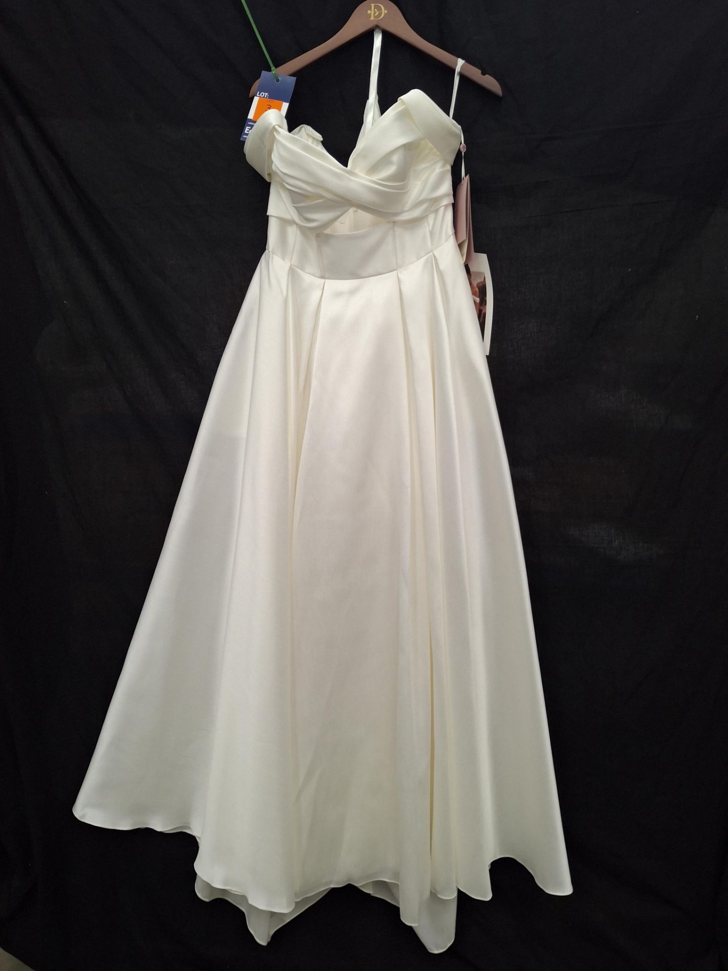 Dama mellisandre Wedding Dress, Size 42, Colour Original (Advised new ...