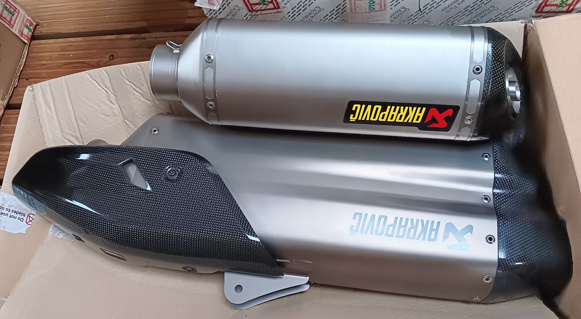 Ducati Akrapovic exhaust silencer x 2 (Viewing strongly recommended)