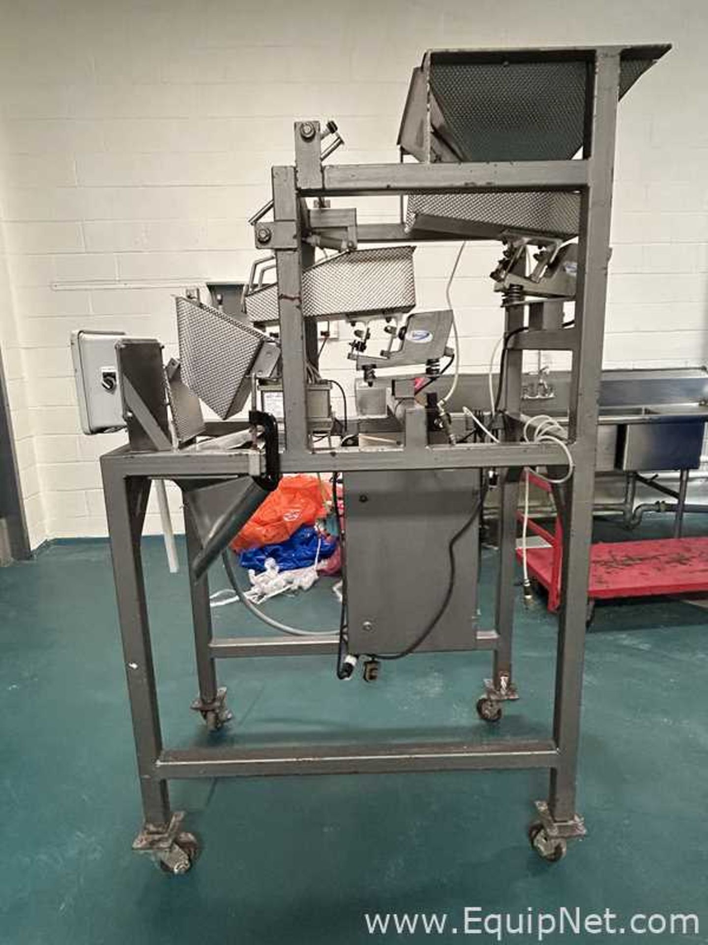 EQUIPNET LISTING #1079473DESCRIPTION: Single Head 10 KG. Scale With Swifty Pouch FillerSingle Hea