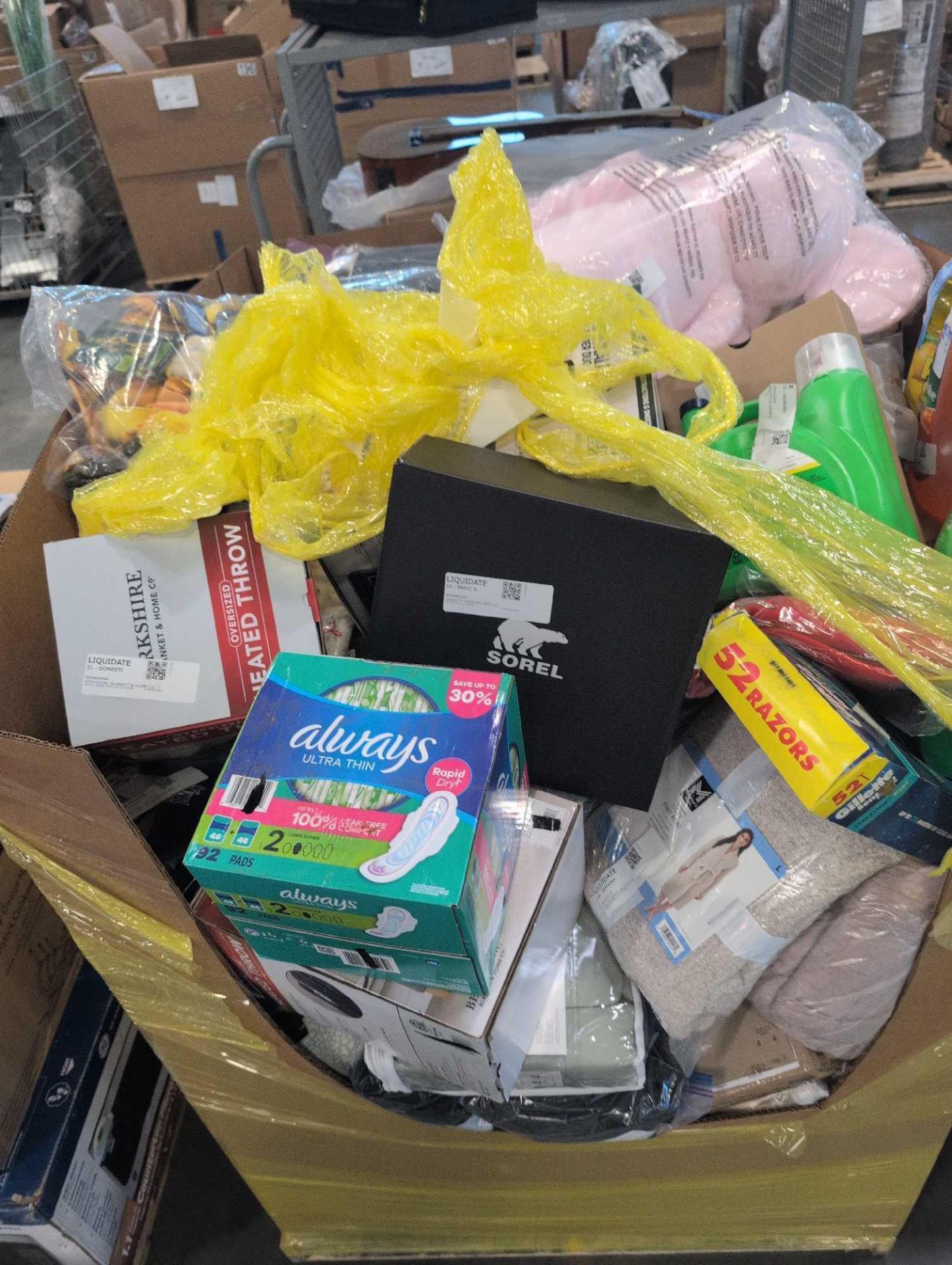 mega big box in a box, sorels, ninja professional plus, Gillette razors ...