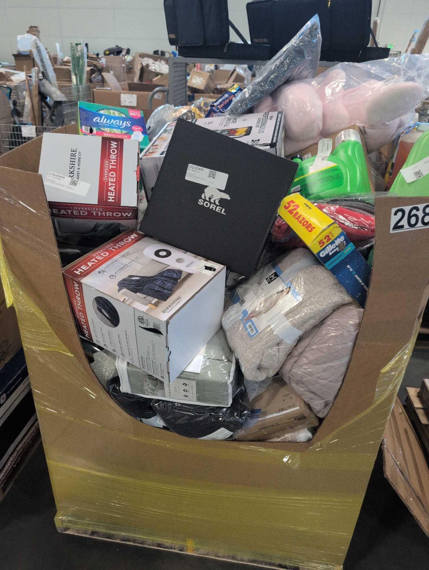 mega big box in a box, sorels, ninja professional plus, Gillette razors ...