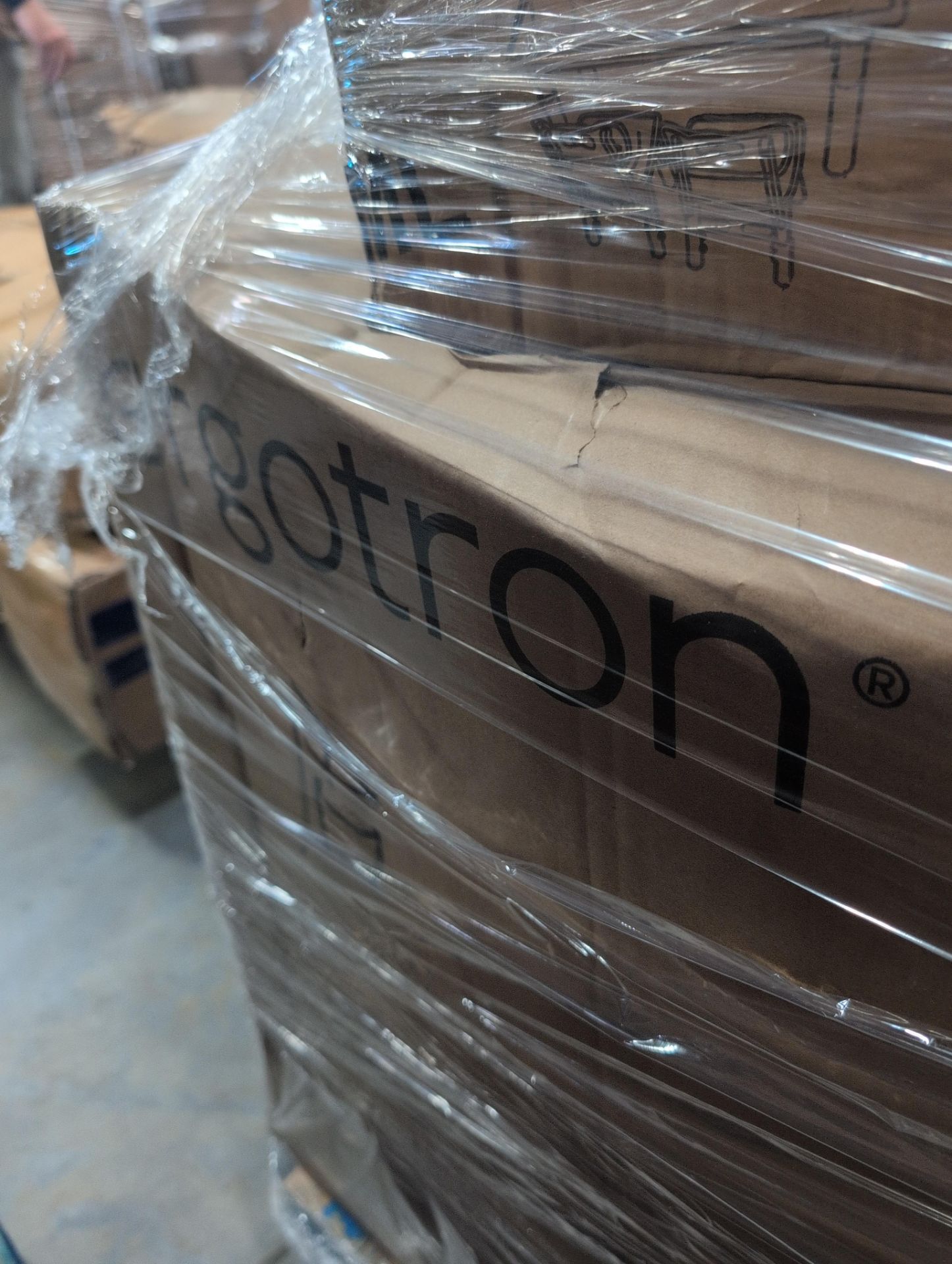 Ergotron 24–216–085 desk, furniture, chair,bedside table