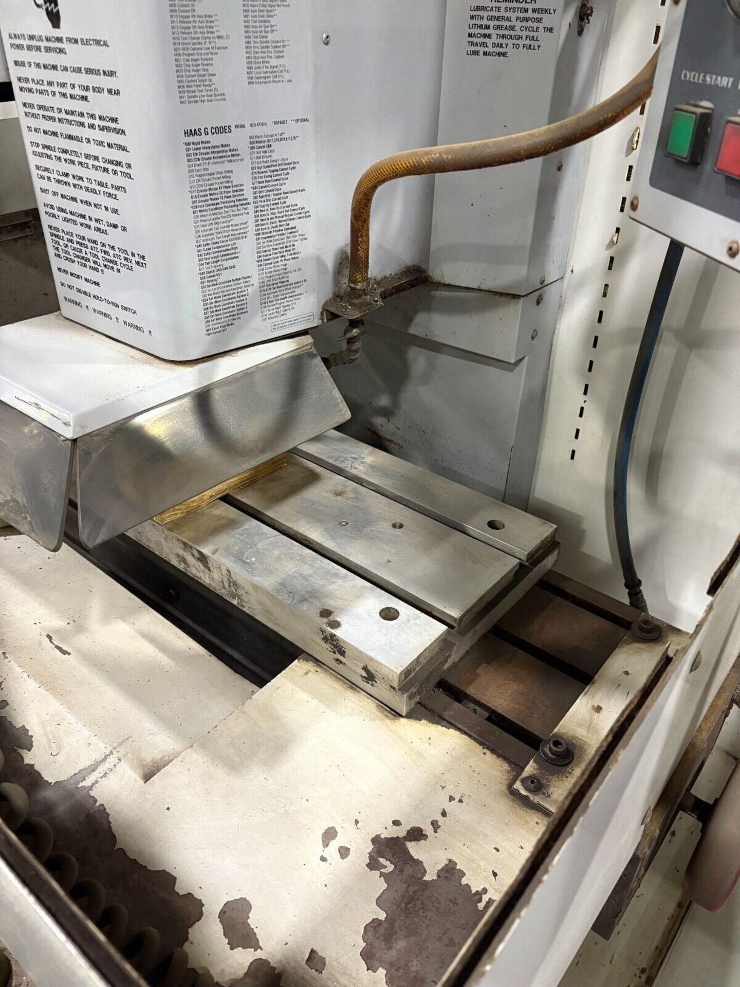 HAAS TM-1 CNC VERTICAL MACHINING CENTER (2001)