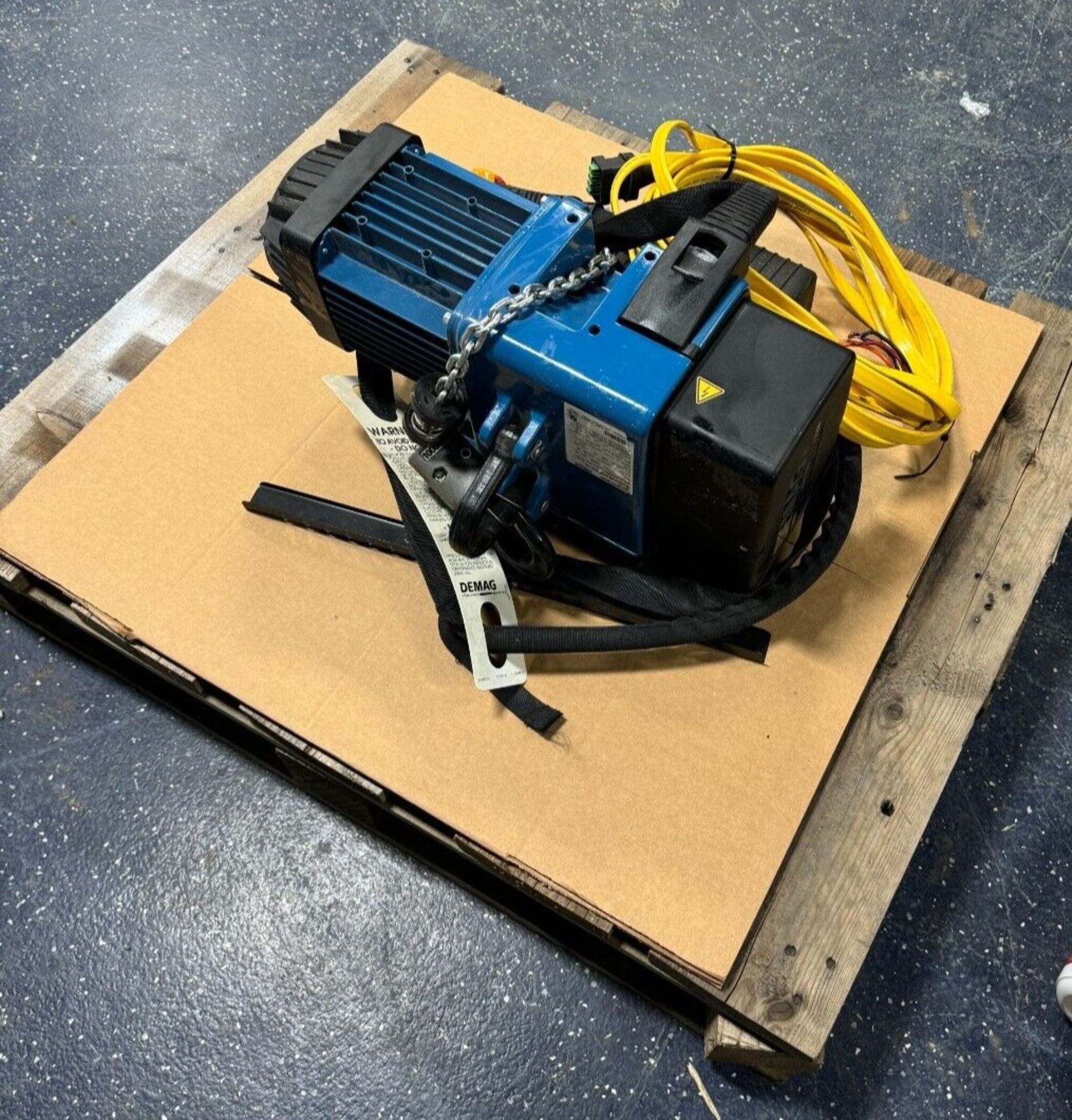 2016 DEMAG DC-COM 5 500 T/1 H5 V5.4/1.32 ELECTRIC CHAIN HOIST 1100LBS