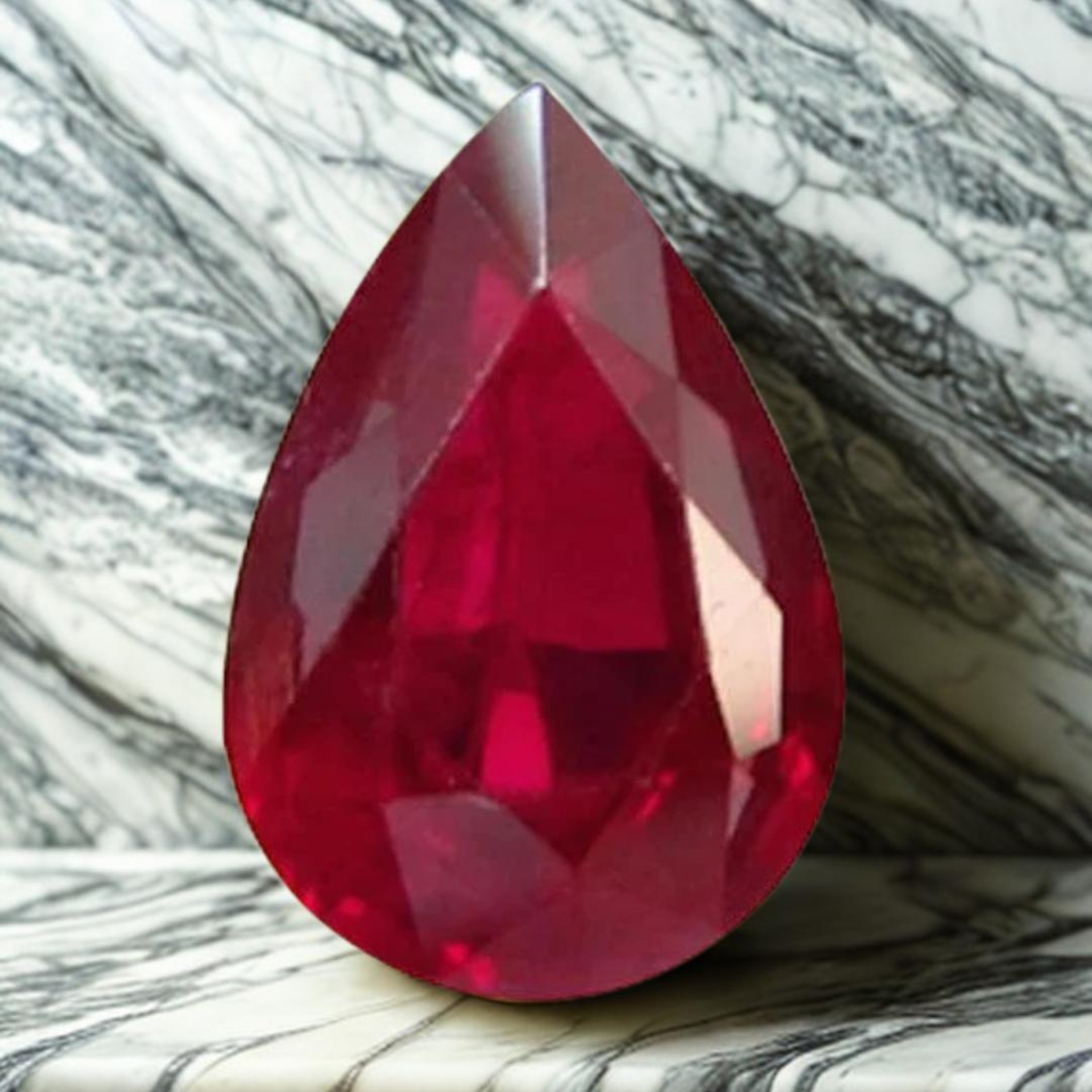 6.53CT PIGEON BLOOD RUBY, PEAR CUT Shape: Pear cut Carat: 6.53ct Colour ...