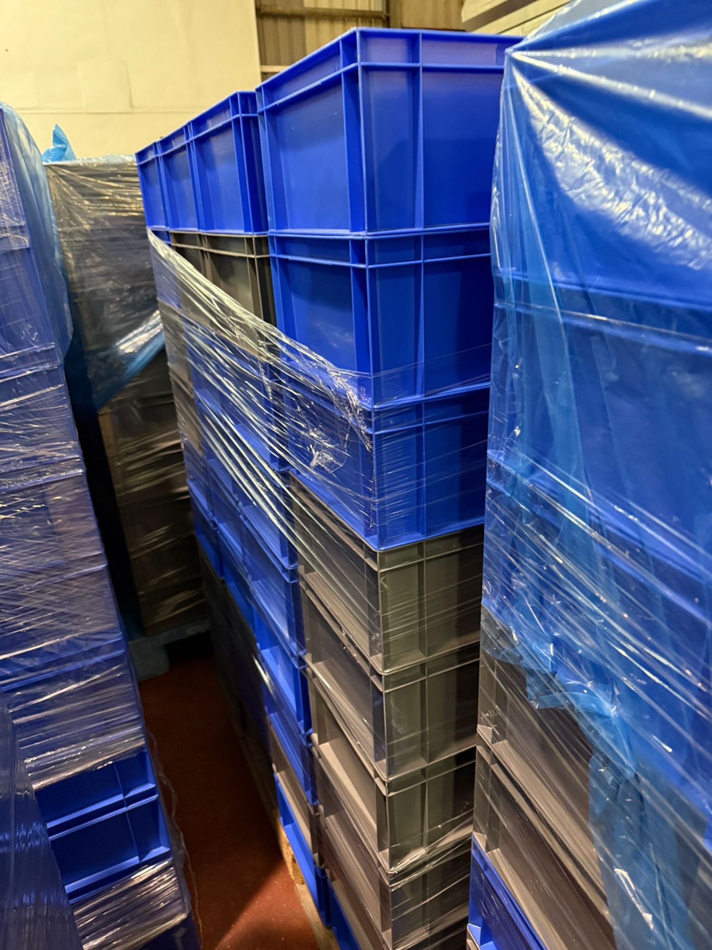 1 x Pallet of Trays.Tray Dimensions: Approx. 360 x 260 x 117 deep ...