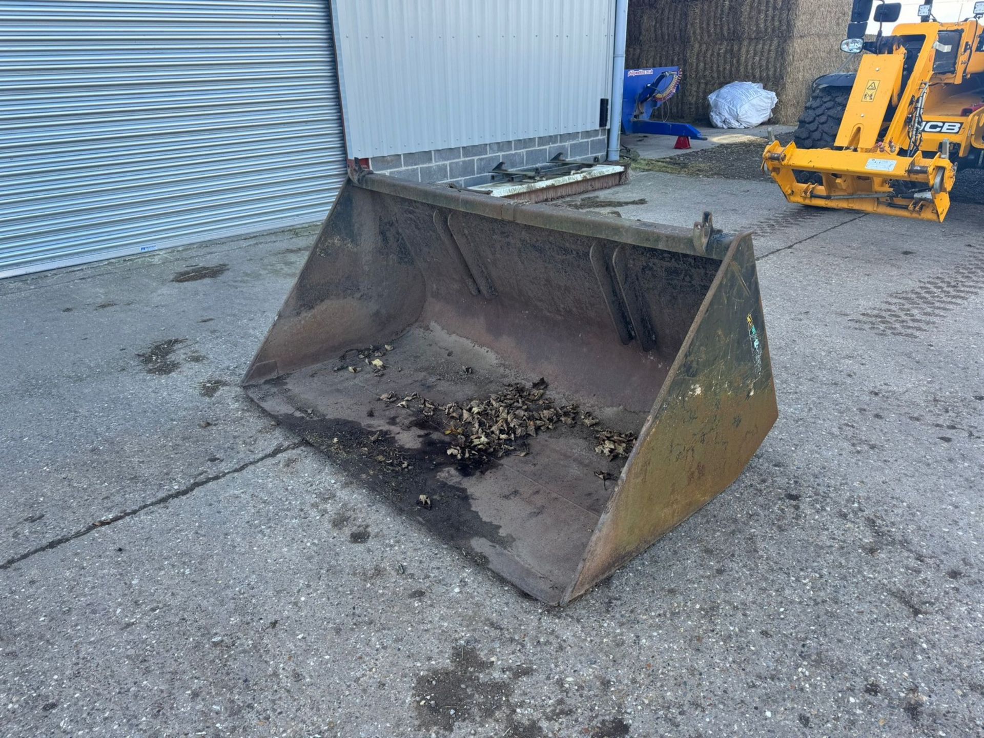 Strimech corn bucket, JCB Q-fit brackets
