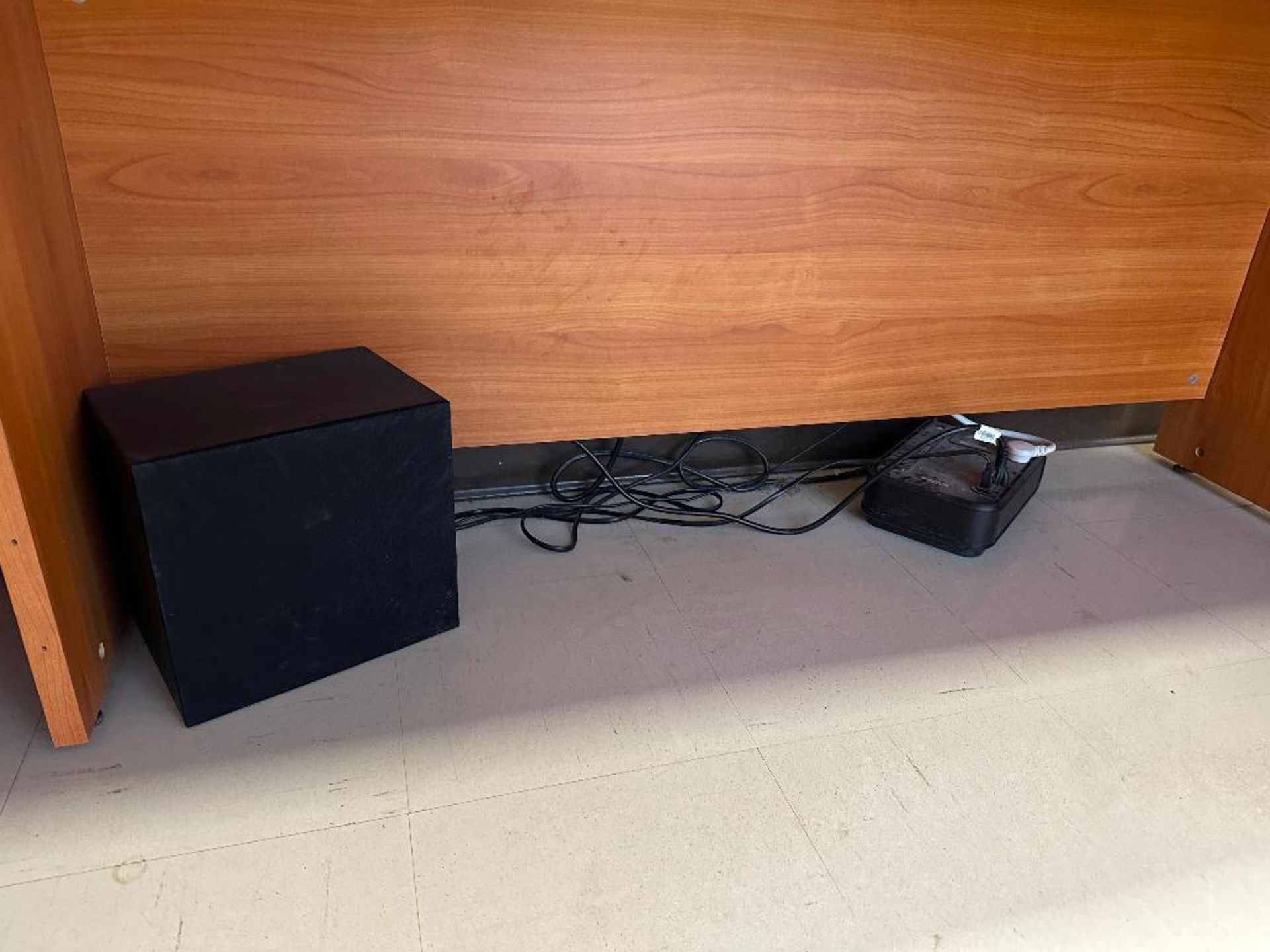 Lot of (2) LG 27” Monitors w/ Logitech Desktop Speakers, Logitech ...
