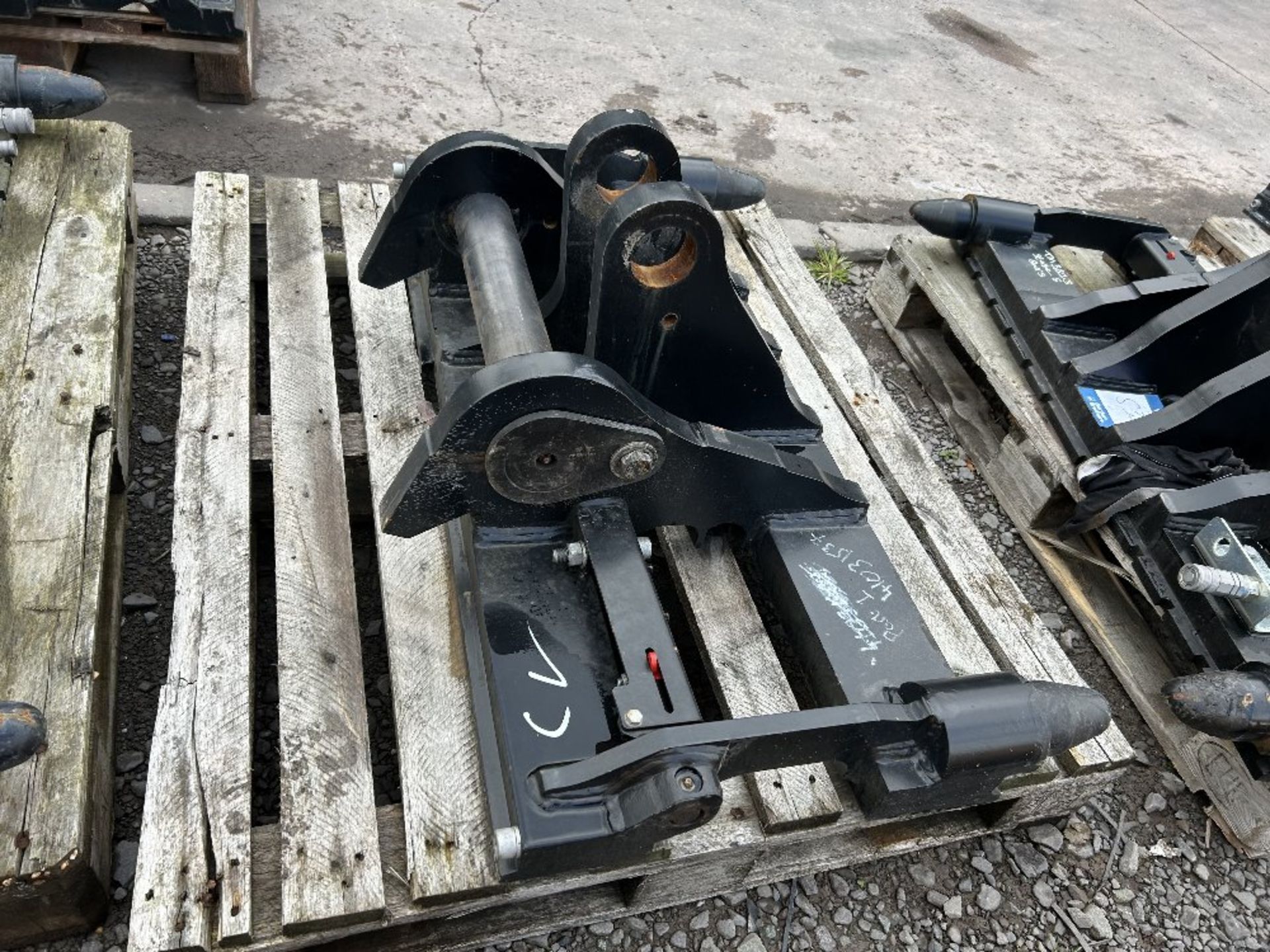 JCB TM320 Pin & Cone HeadstockDimensions: 141mmWeight 312kgMax Capacity ...