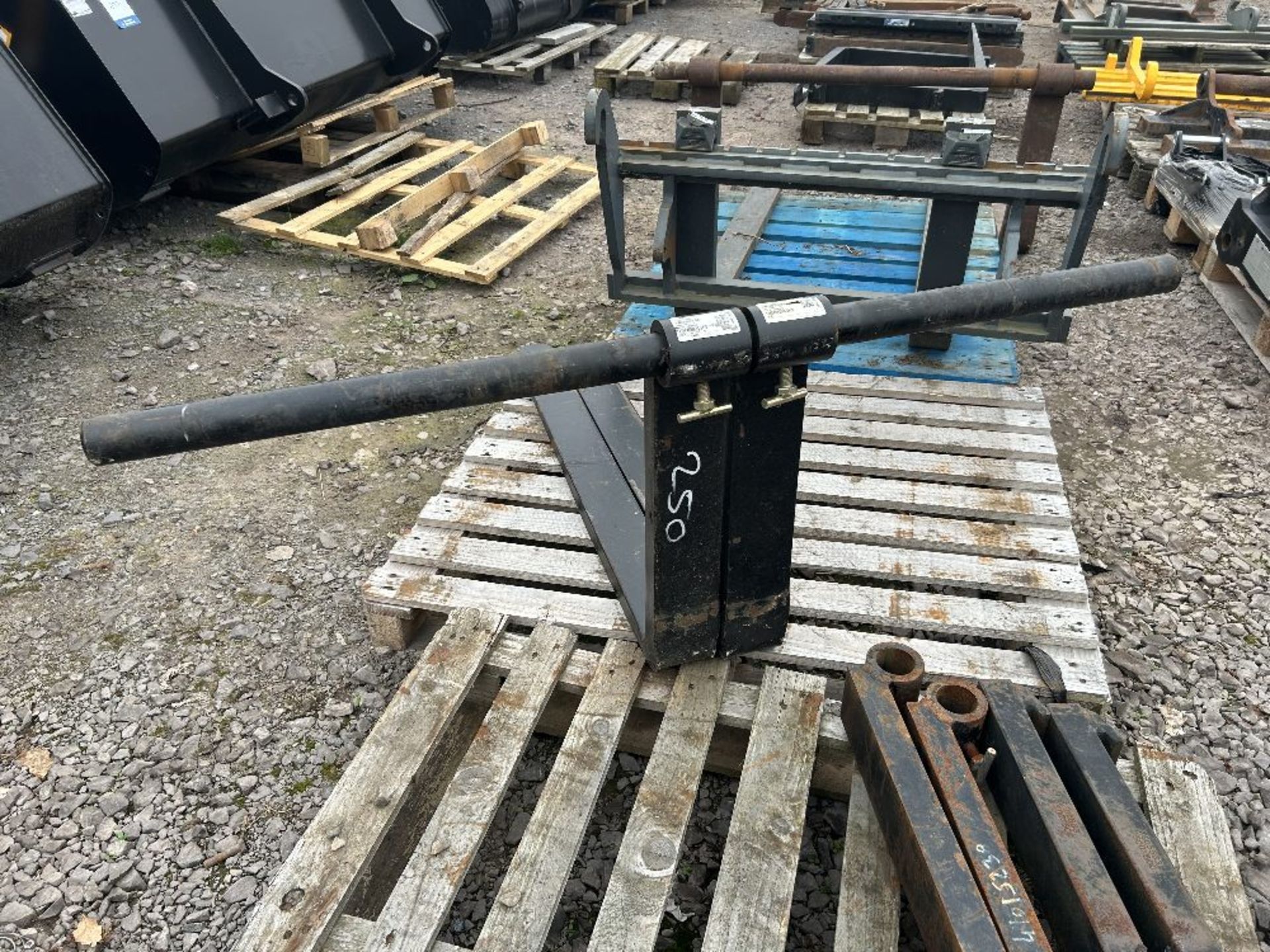 JCB Q-Fit Pallet Tines and 50mm bar(2) JCB 7810885 Forks & BarJCB Forks ...