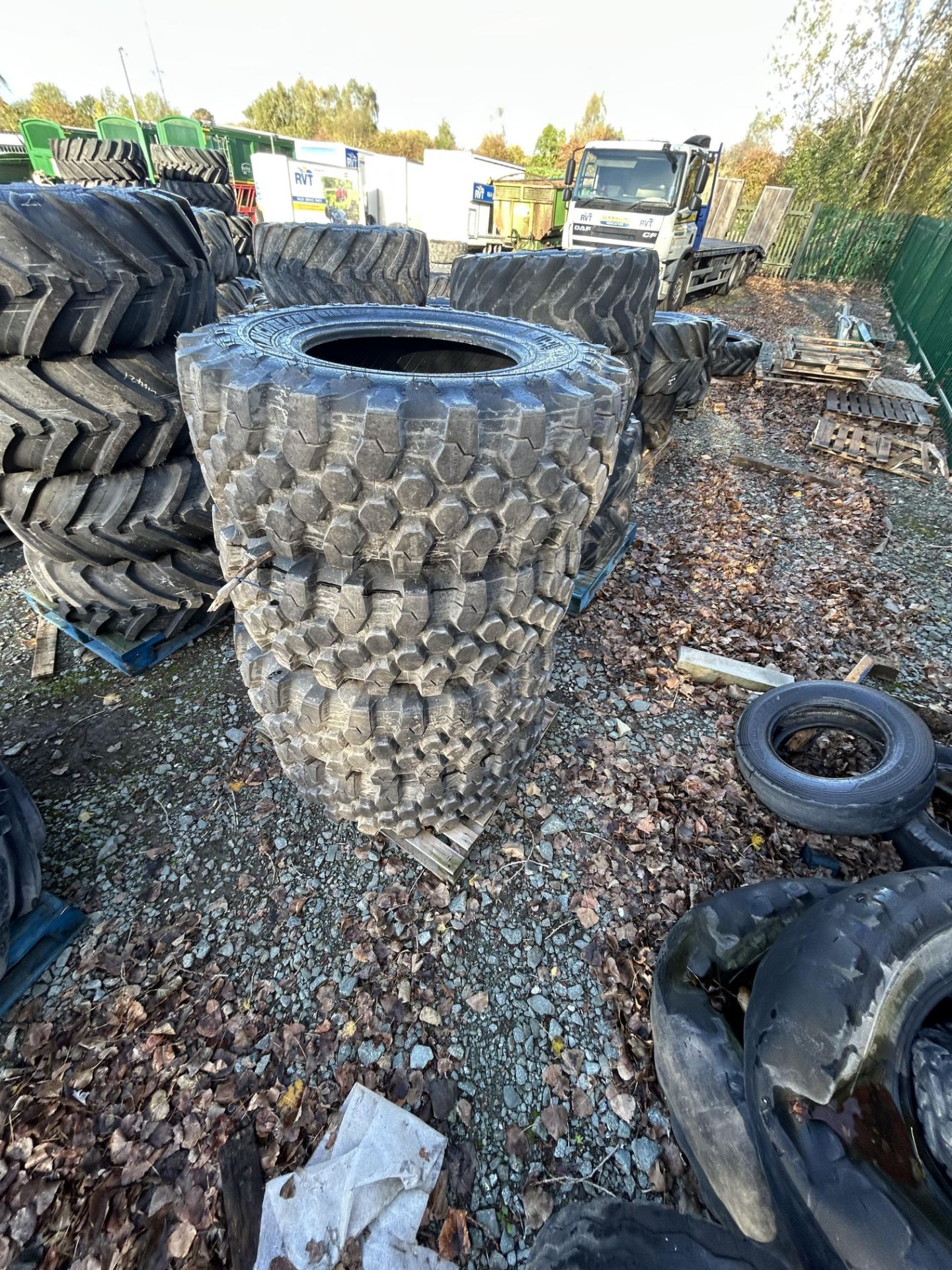 (4) Michelin BibLoadHardSurface 460/70 R24 Tyres