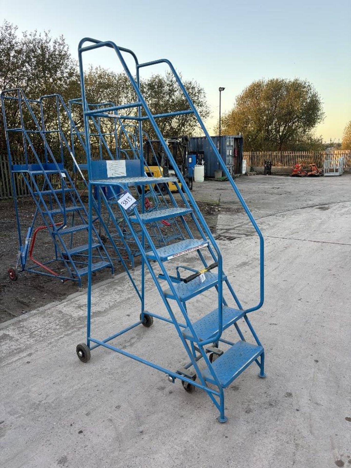 3JC Limited 6-Tread Metal Mobile Platform Ladder with Handrail