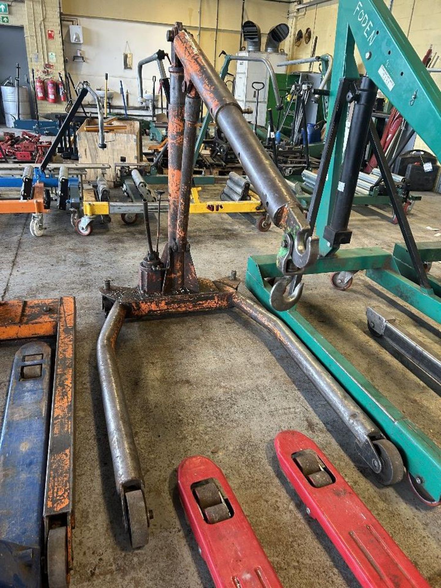 Unbranded Heavy Duty Pallet Crane