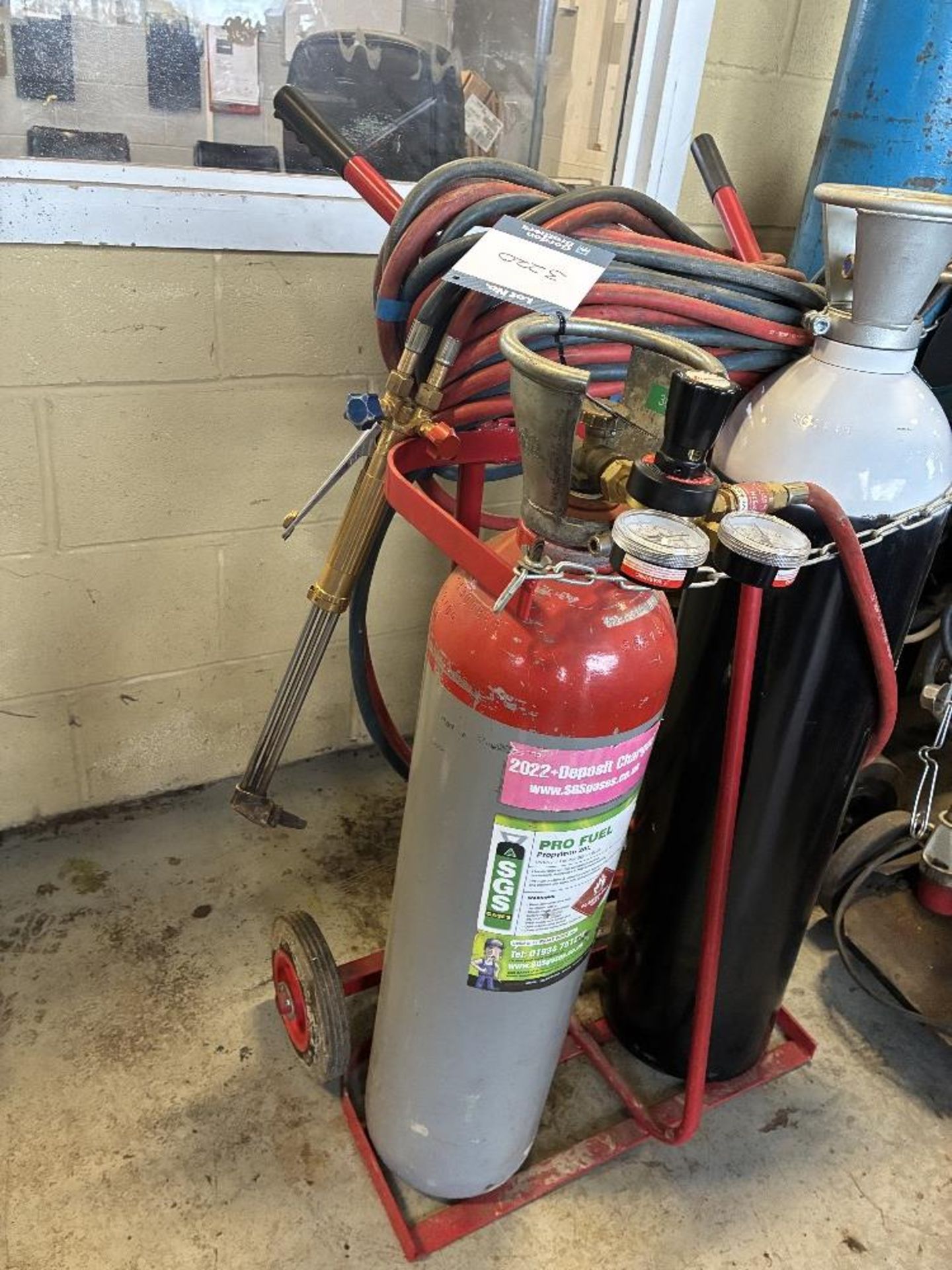 Oxy/Acetylene Torch Kit To Include Trolley, Torch, Regulators & Bottles