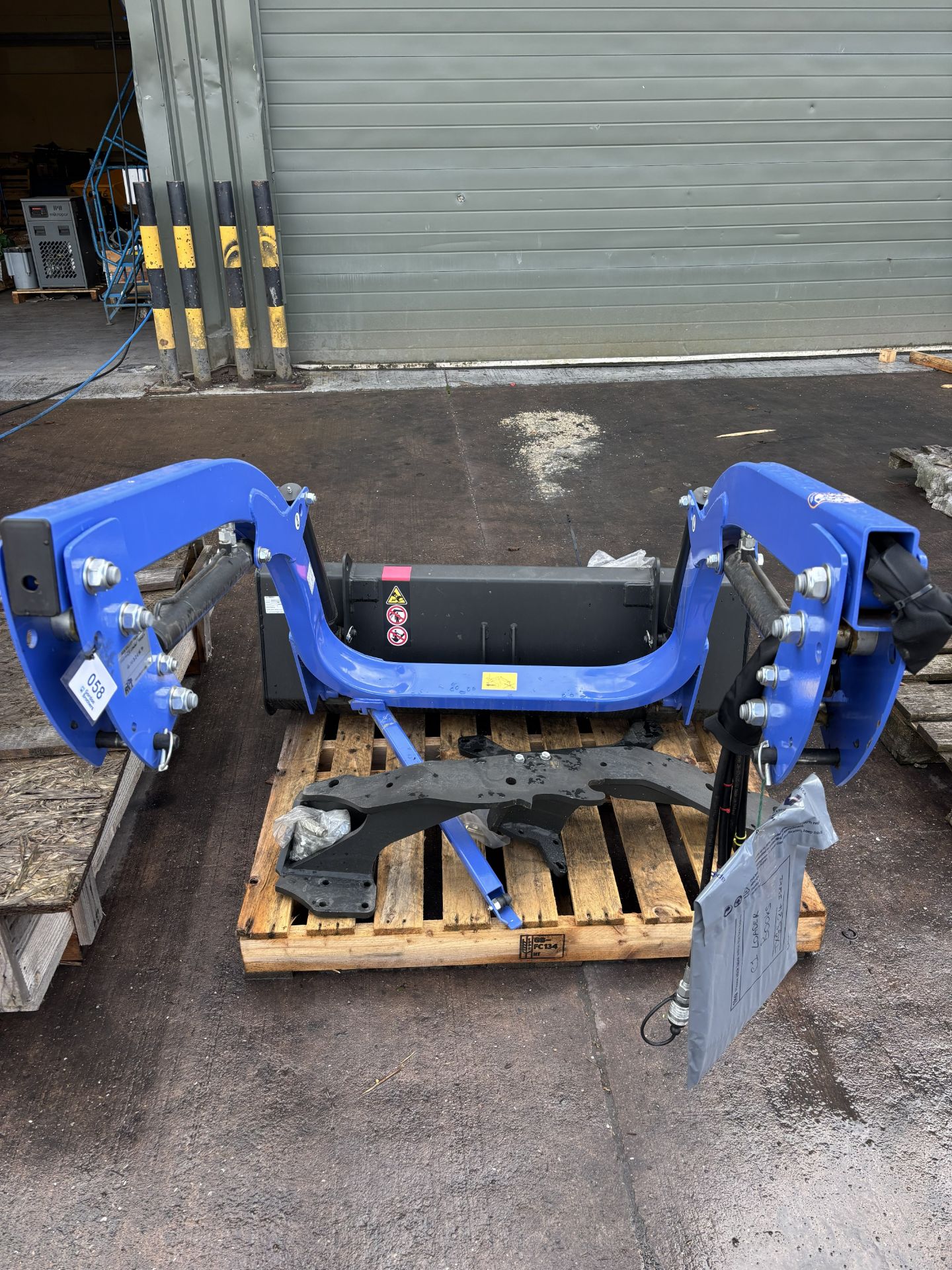 Iseki C1 Tractor front end loaderSerial No. IS20613 (2022)Tag ...