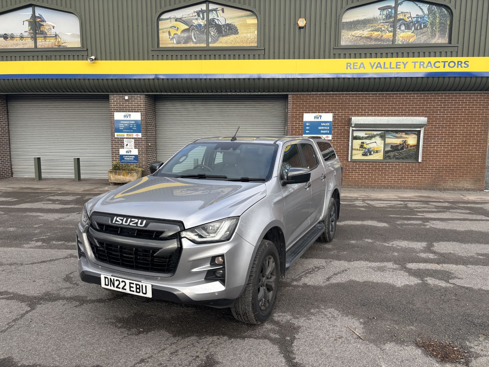 DN22 EBU Isuzu D-Max V-Max Double Cab Pick-up AutoComplete with:Colour ...