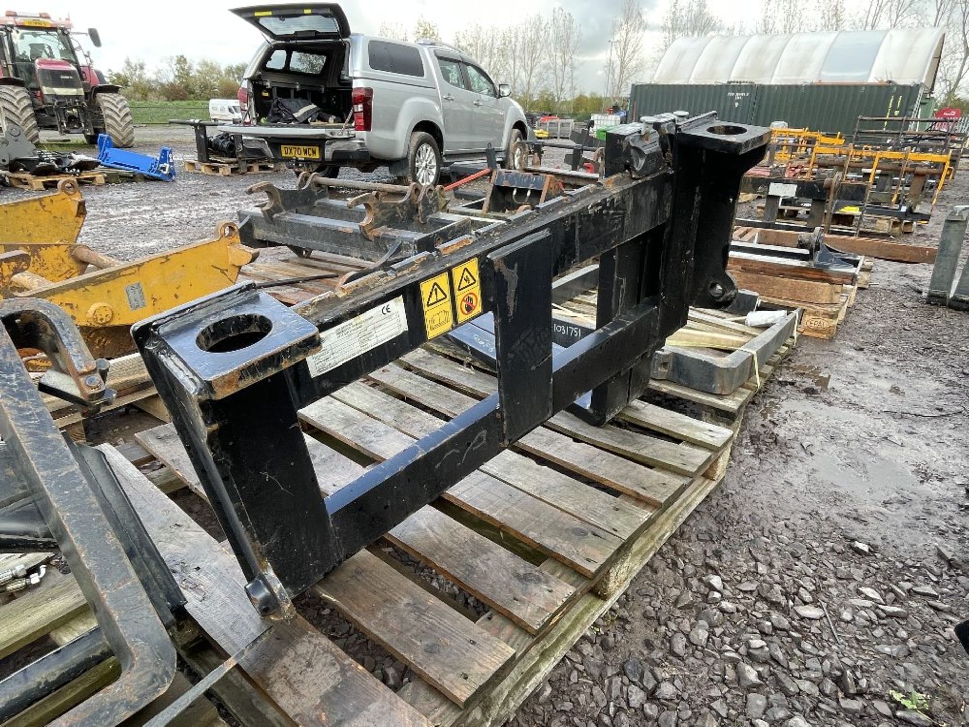 JCB 335B0238 Headstock Attachment With (2) JCB ForksHeadstock Serial ...