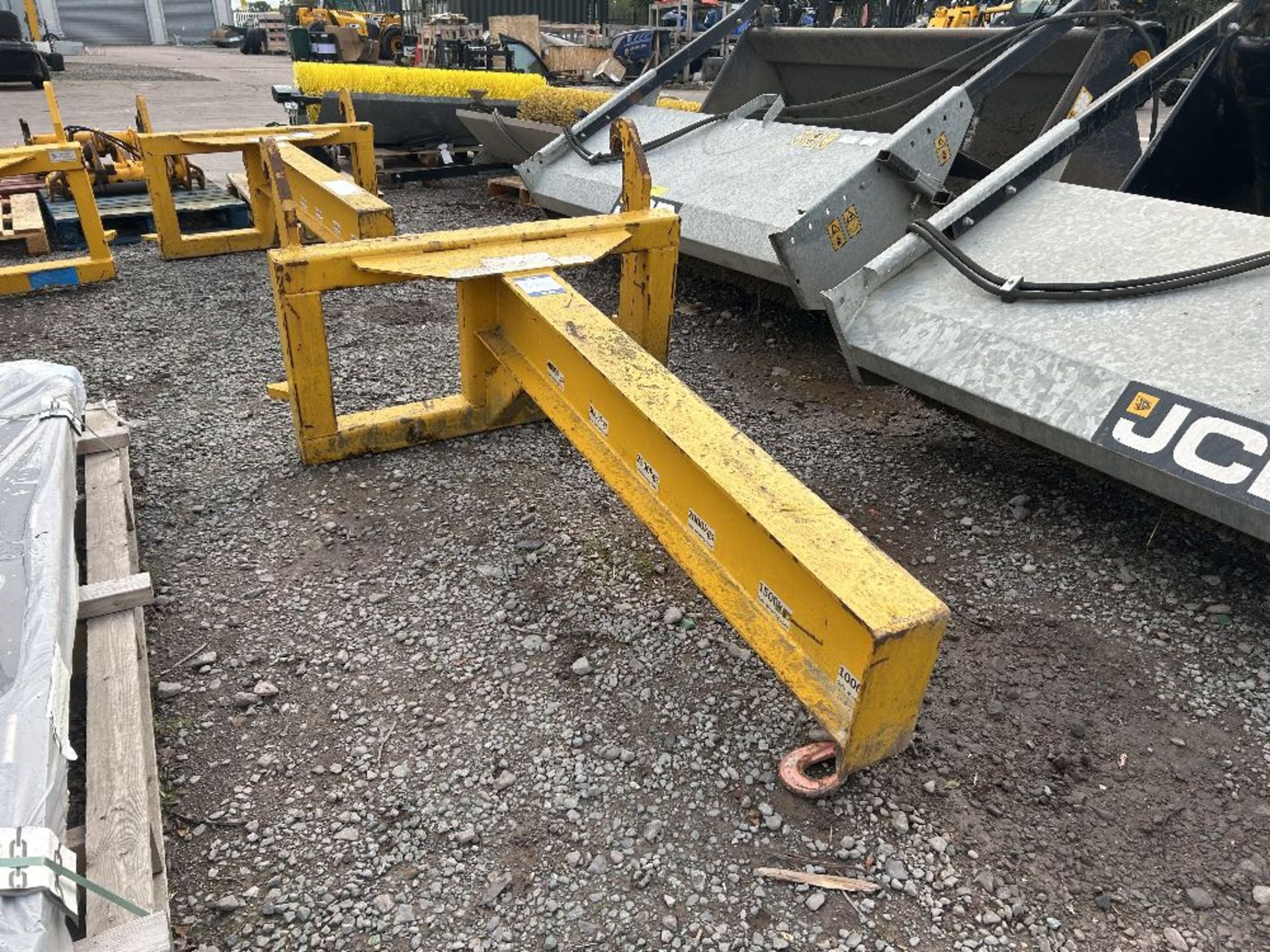 Contact Attachments Ltd QH-ERJ-4.0-1750-JCB Carriage Mounted Lifting ...