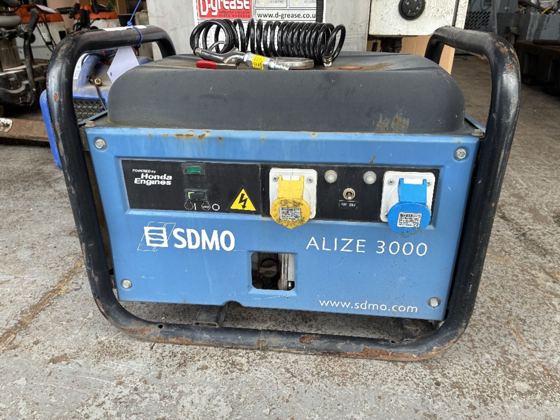 SDMO Alize 3000-UK Petrol GeneratorSerial No. 15-2013-66774937-002