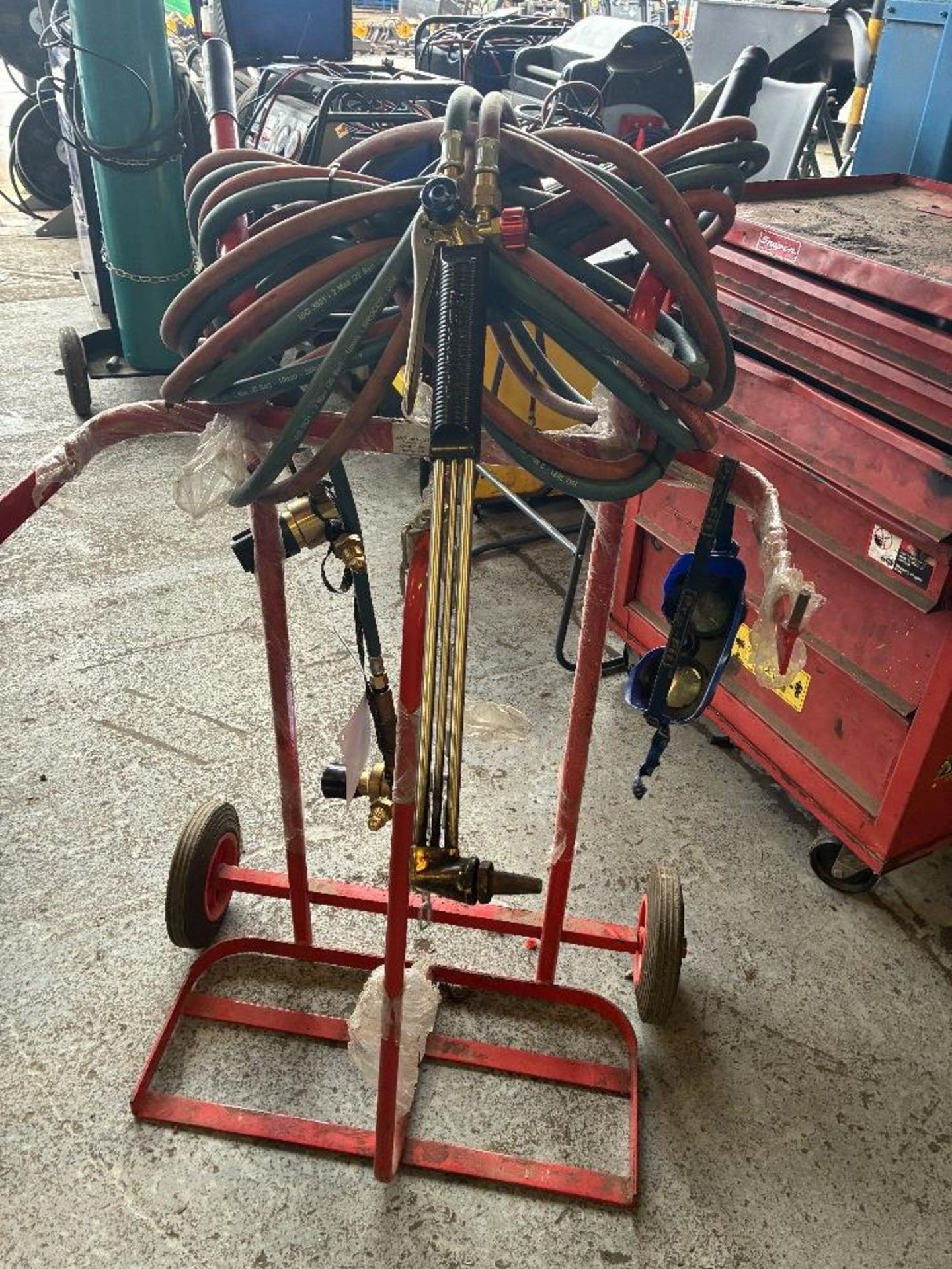 Oxy/Acetylene Torch Kit To Include Trolley, Torch & Regulators