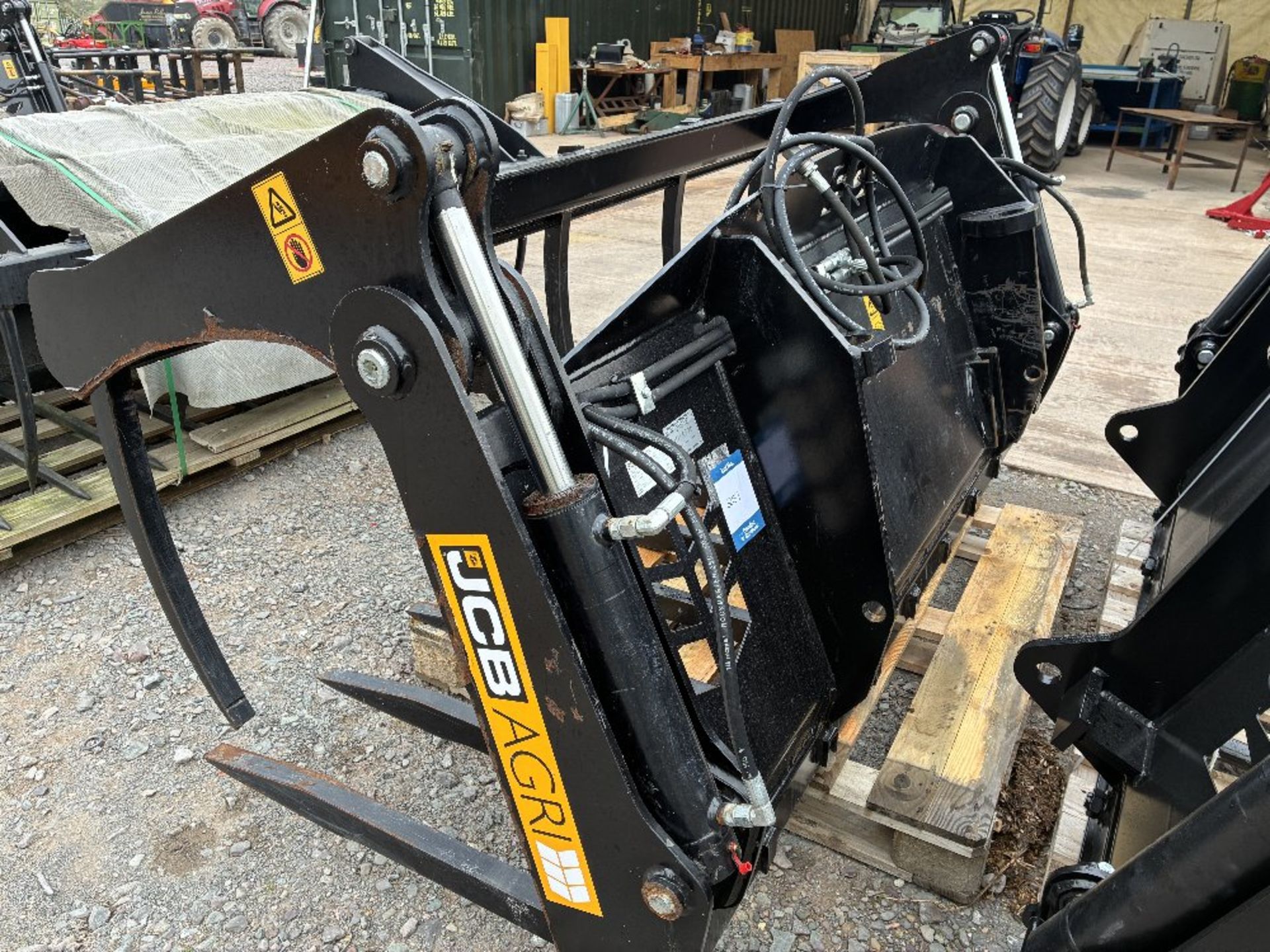 JCB 980/B0027 Power Grab H-H Pin & Conecapacity: 1.8cuWidth: 7'6Serial ...