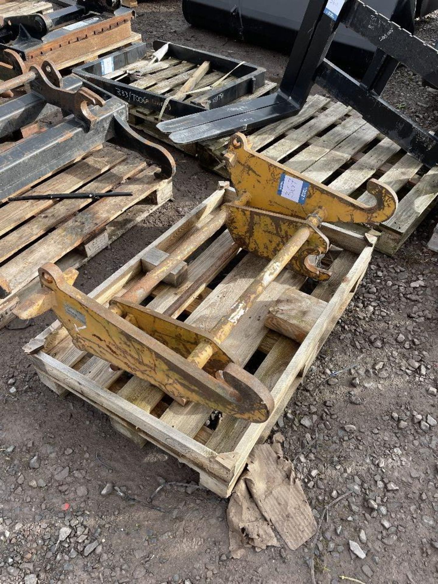 Q-Fit to Manitou adaptor plate