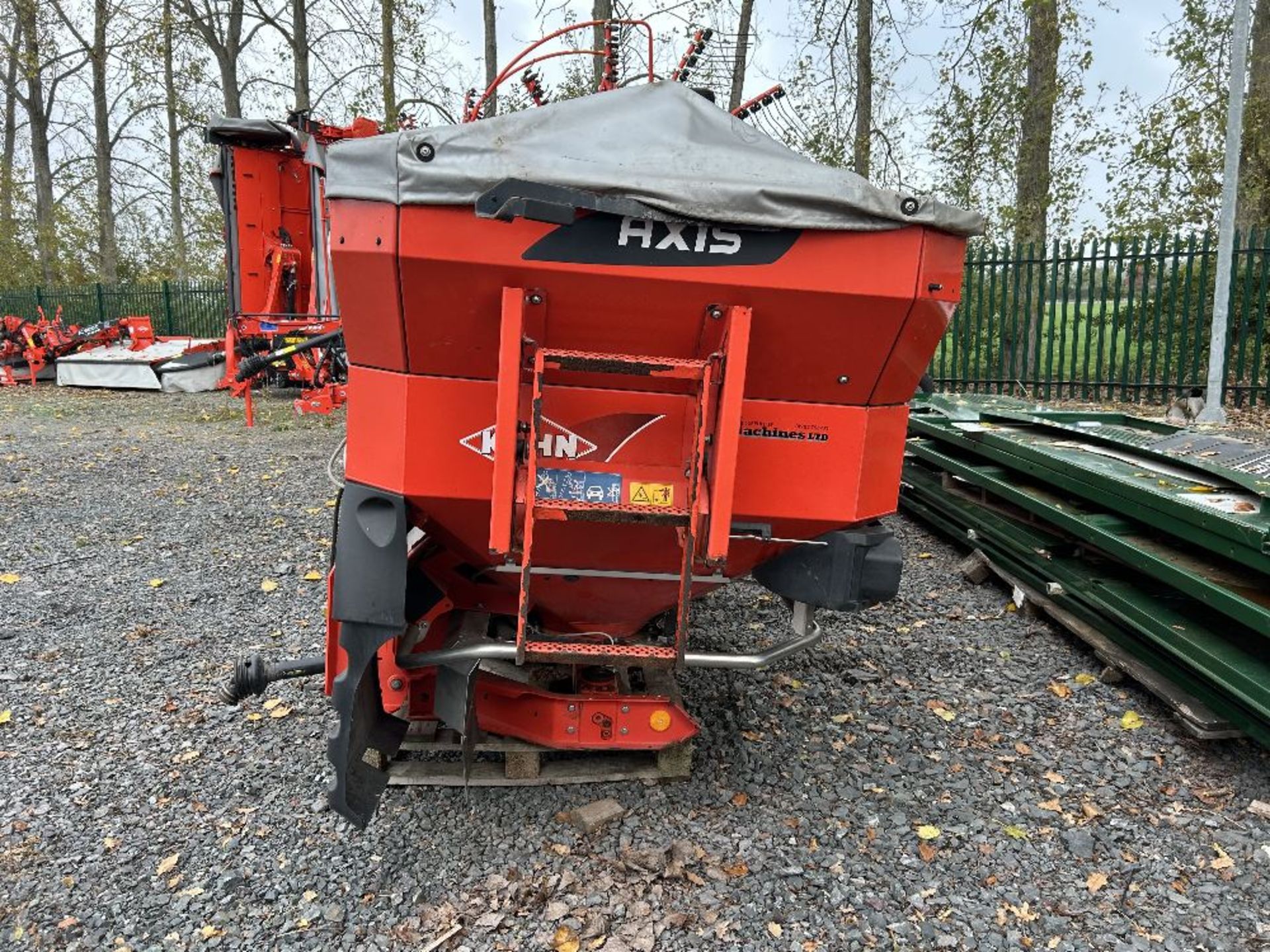 Kuhn Axis 40.2M-EMC-W Fertiliser SpreaderSerial No: M1010 / 2047354Date ...