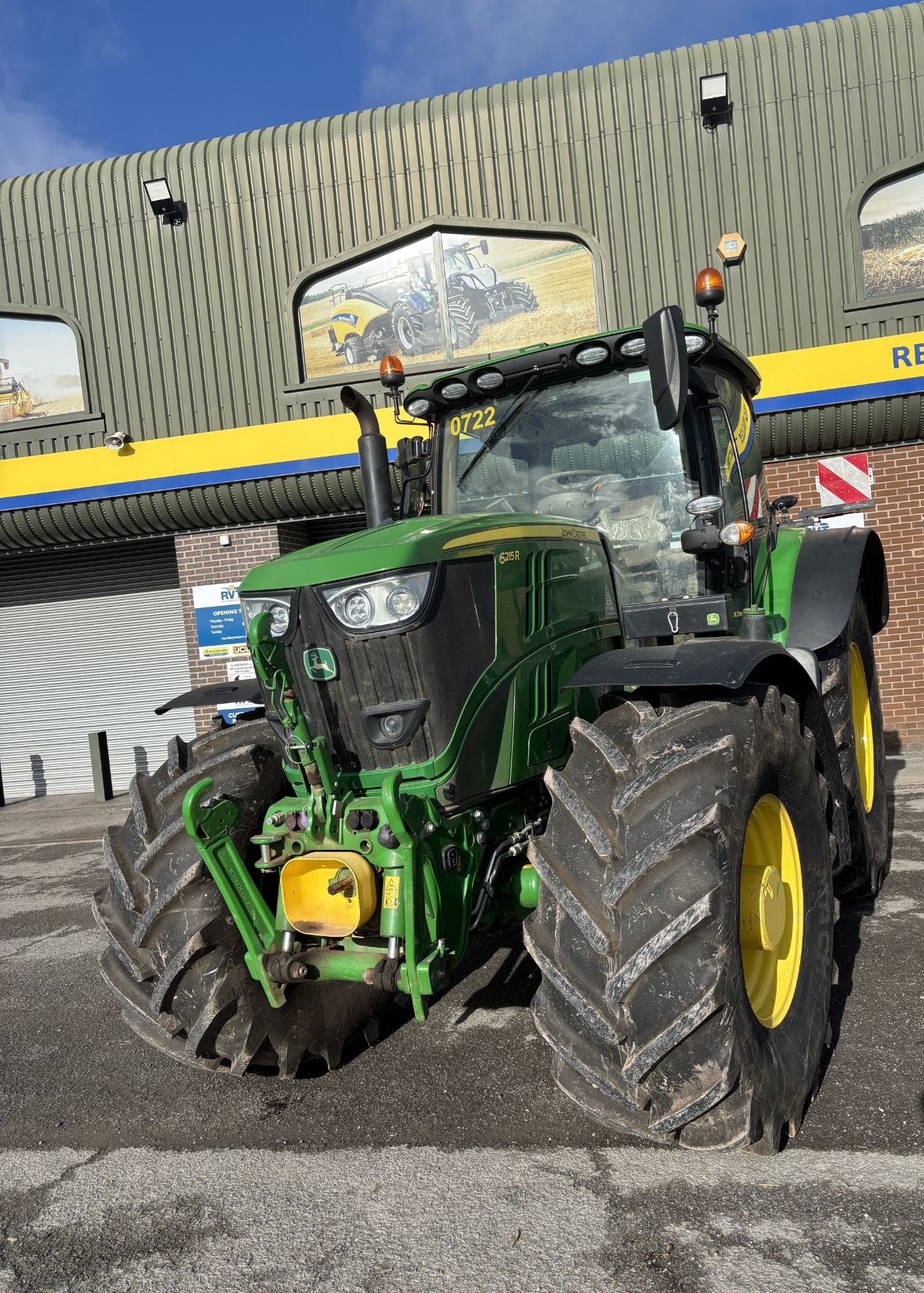 John Deere Model: 6215 R 4WD TractorSerial No. 1L06215RKLR978546 (2020 ...