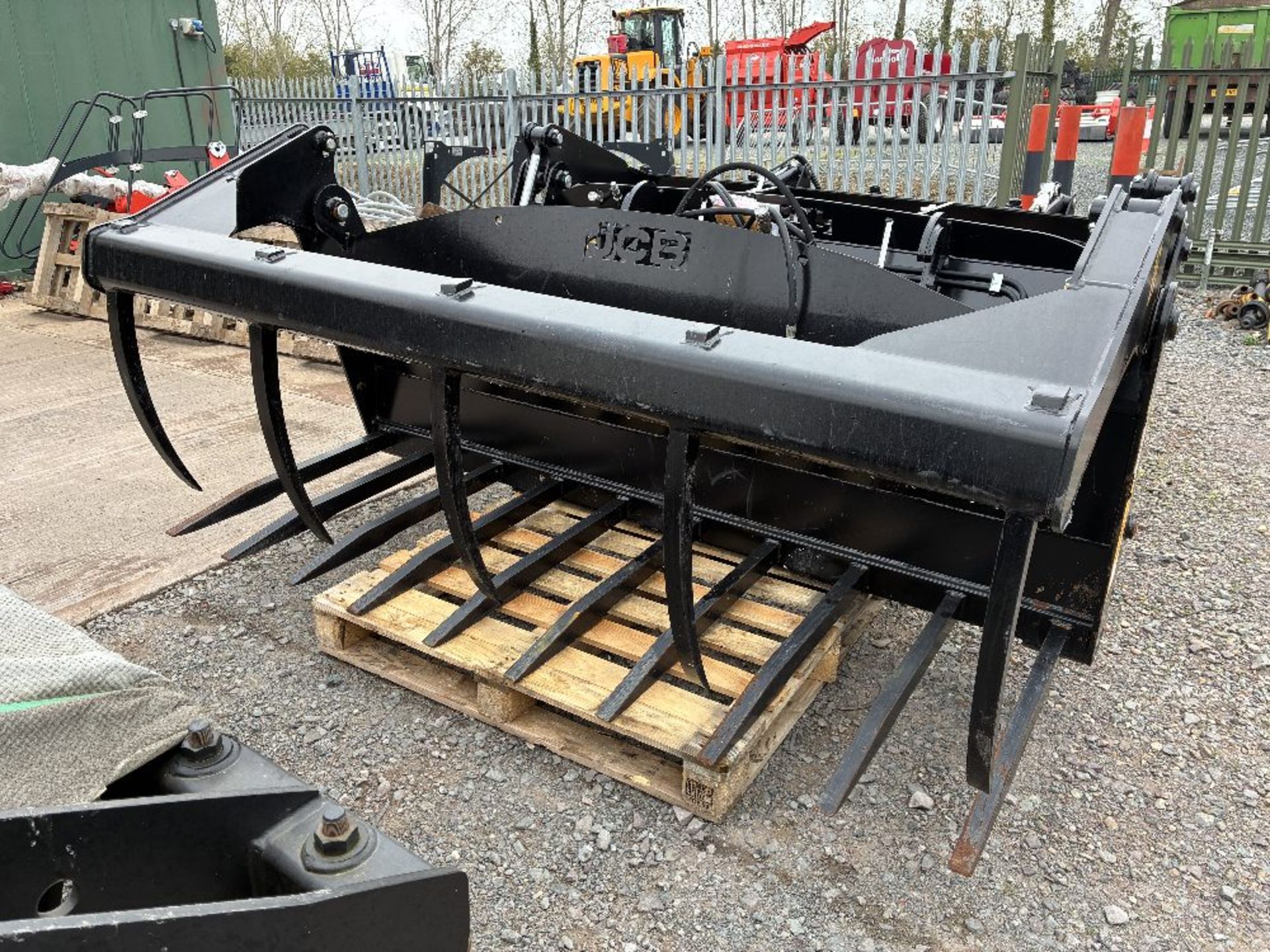 JCB 980/B0027 Power Grab H-H Pin & Conecapacity: 1.8cuWidth: 7'6Serial ...