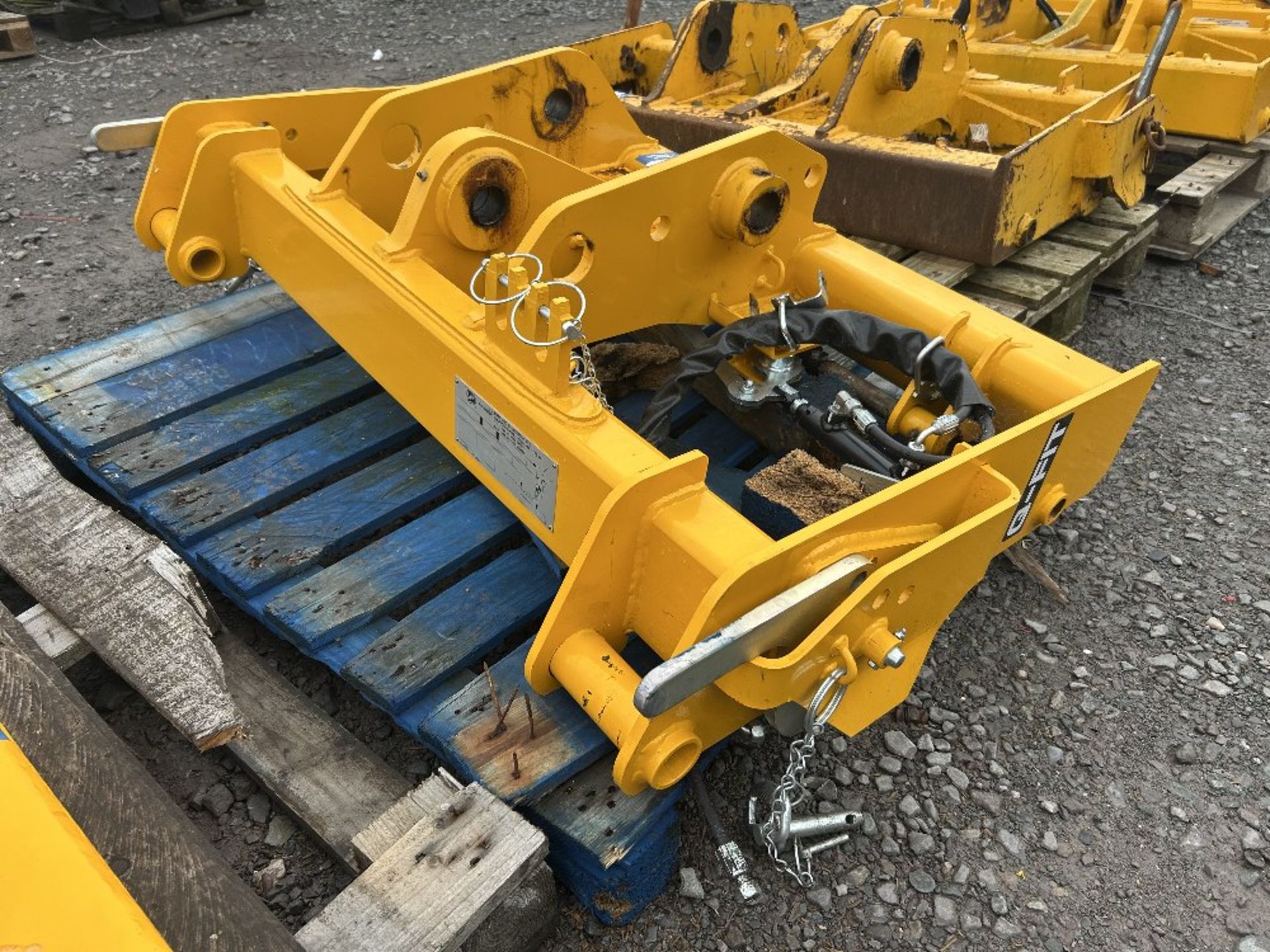 JCB 538-60 Q-Fit HeadstockDimensions: 118mm x 500mmWeight 260kgMax ...