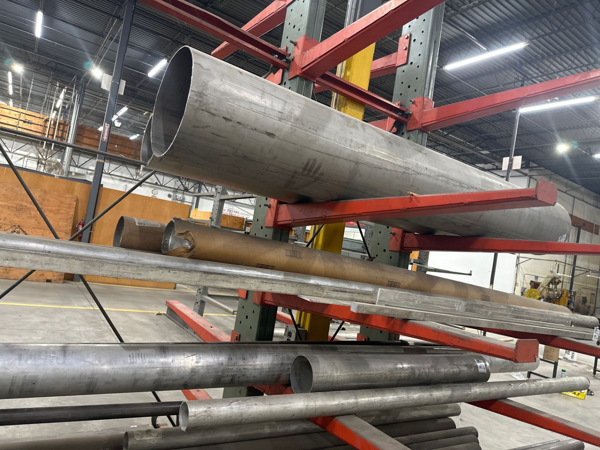 [TITLE] 3 Levels of Aluminum Pipe & Bar Stock Assorted Sizes[QUANTITY ...