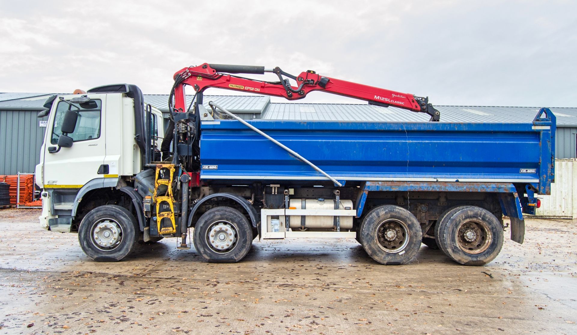 DAF CF 440 Euro 6 8x4 10,837cc diesel manual tipper grab lorry ...