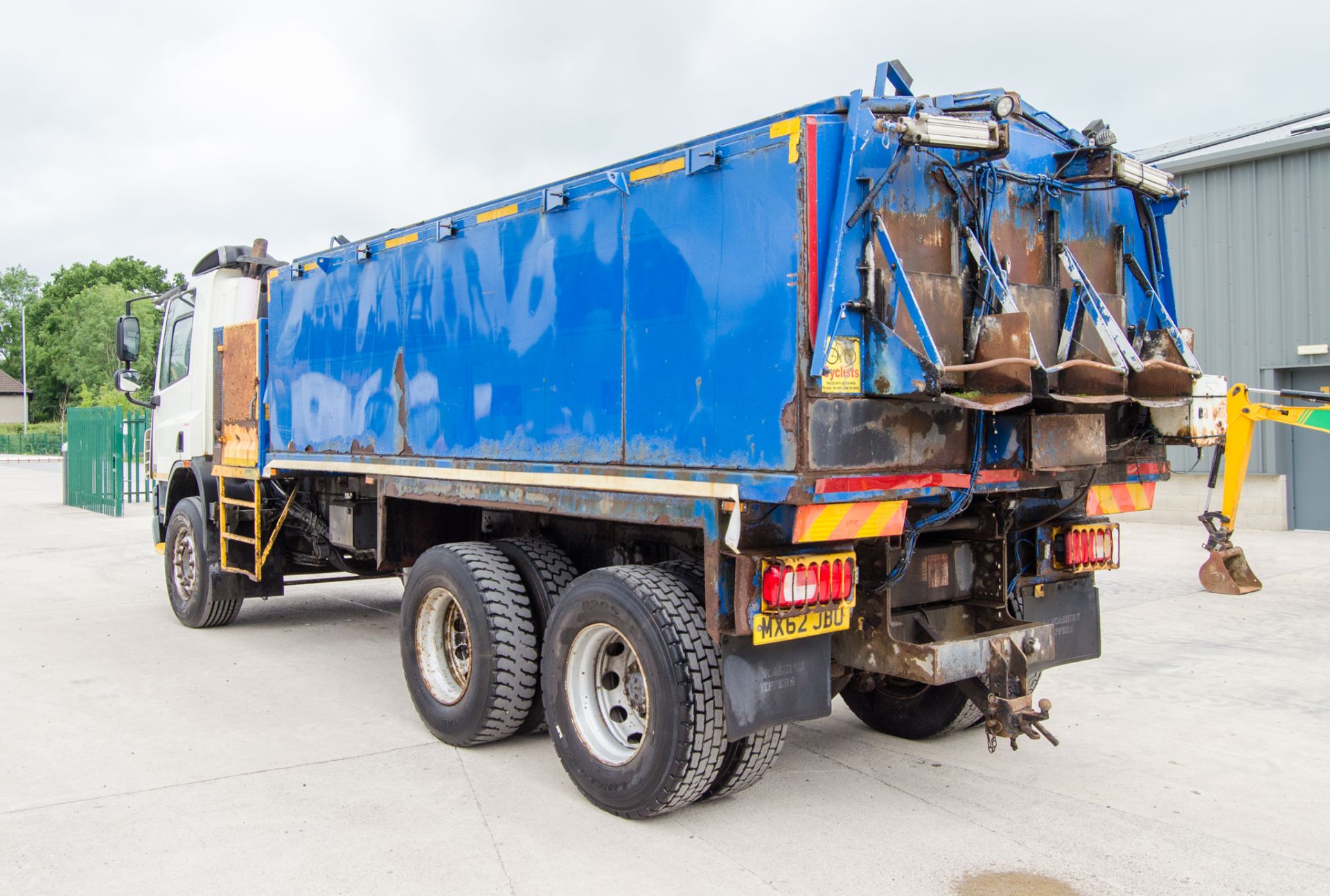 DAF CF 75.310 26 tonne 6x4 9200cc diesel manual tipping hot box ...