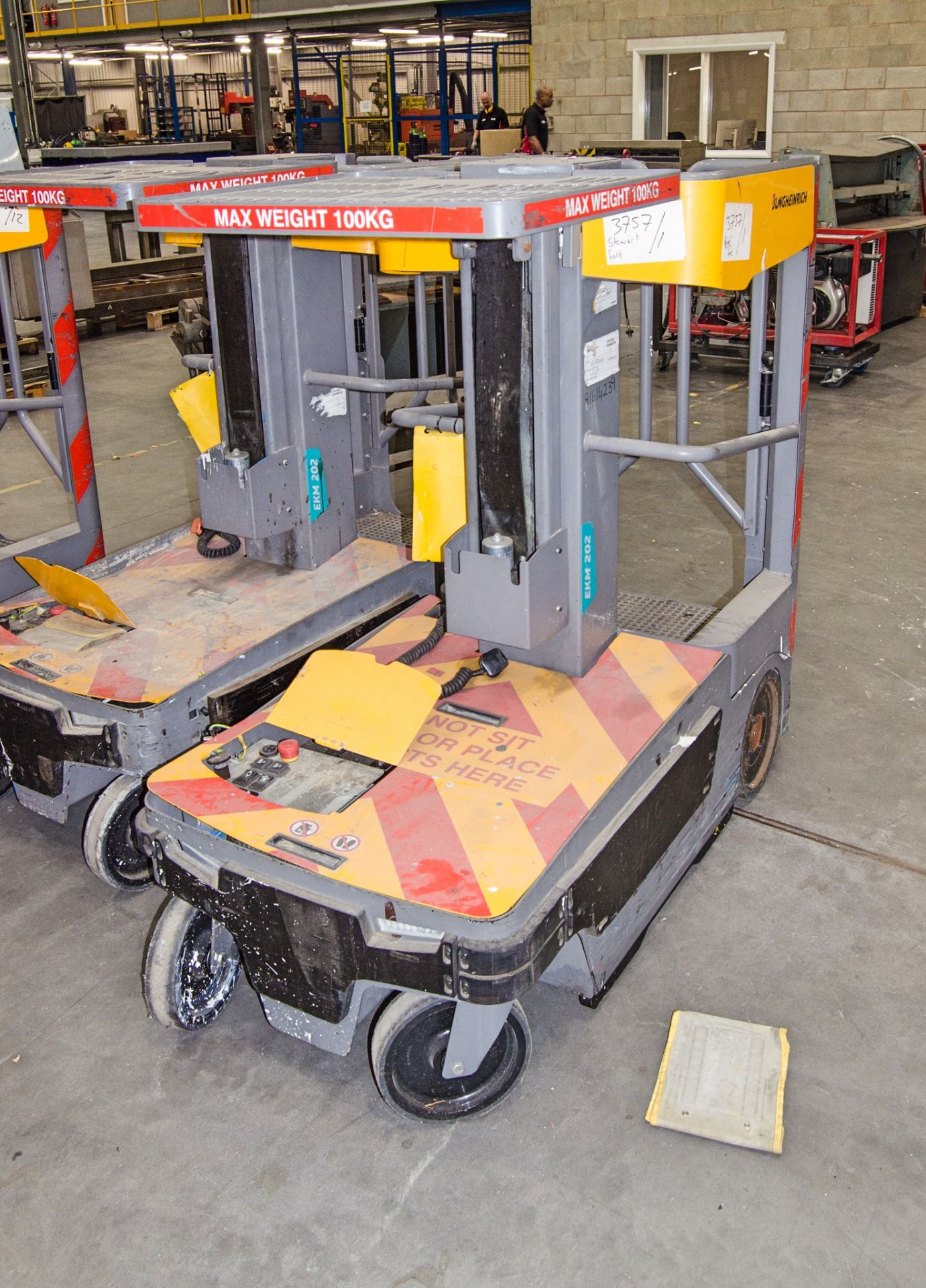 Jungheinrich EKM202 battery electric vertical lift personnel lift 91614239